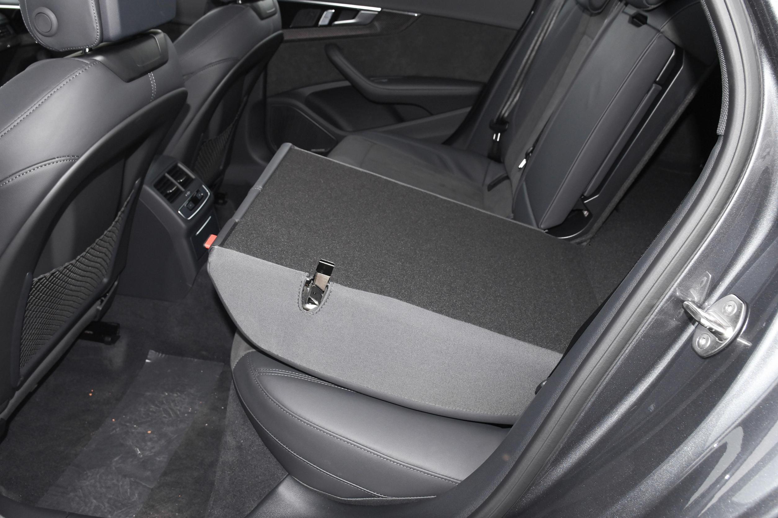 奥迪A4L 2024款 45 TFSI quattro 臻选动感型图片_奥迪_19/54张图片_汽车空间图库_懂车帝