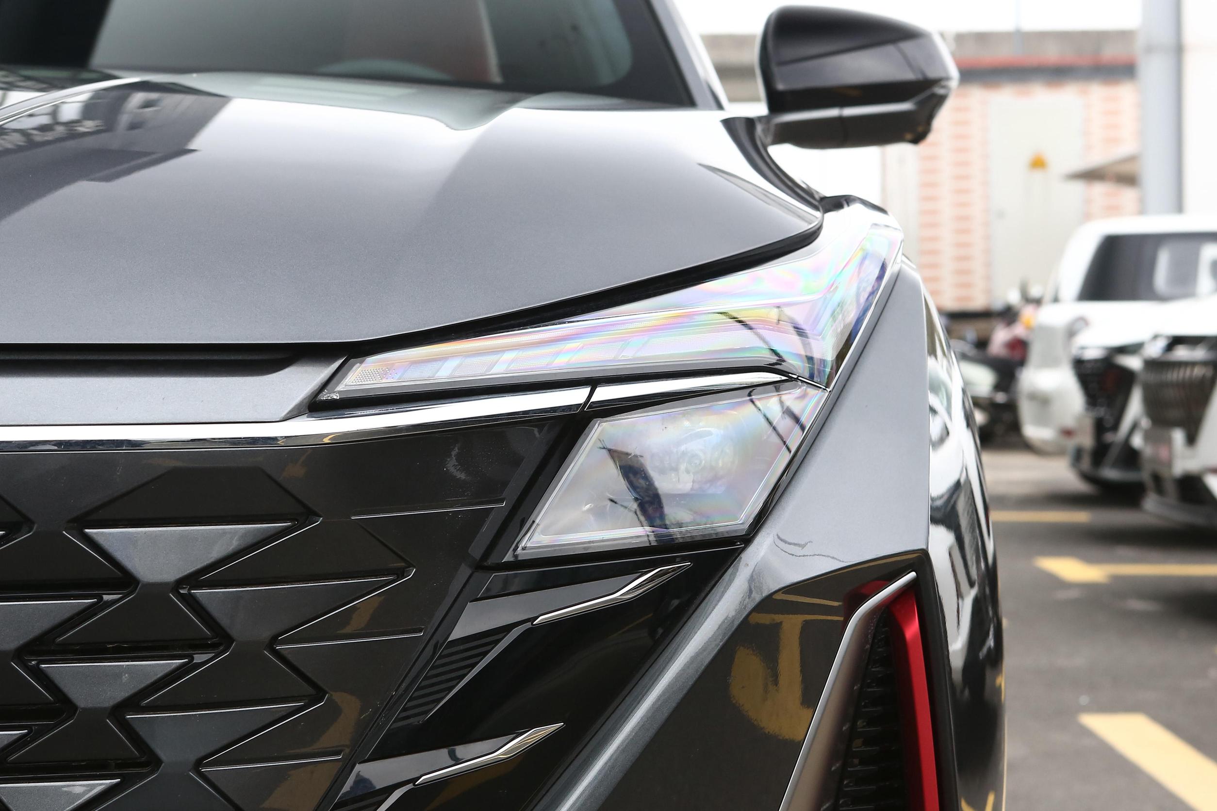 长安欧尚Z6 2023款 蓝鲸 2.0T 自动智行型图片_长安欧尚_1/112张图片_汽车外观图库_懂车帝