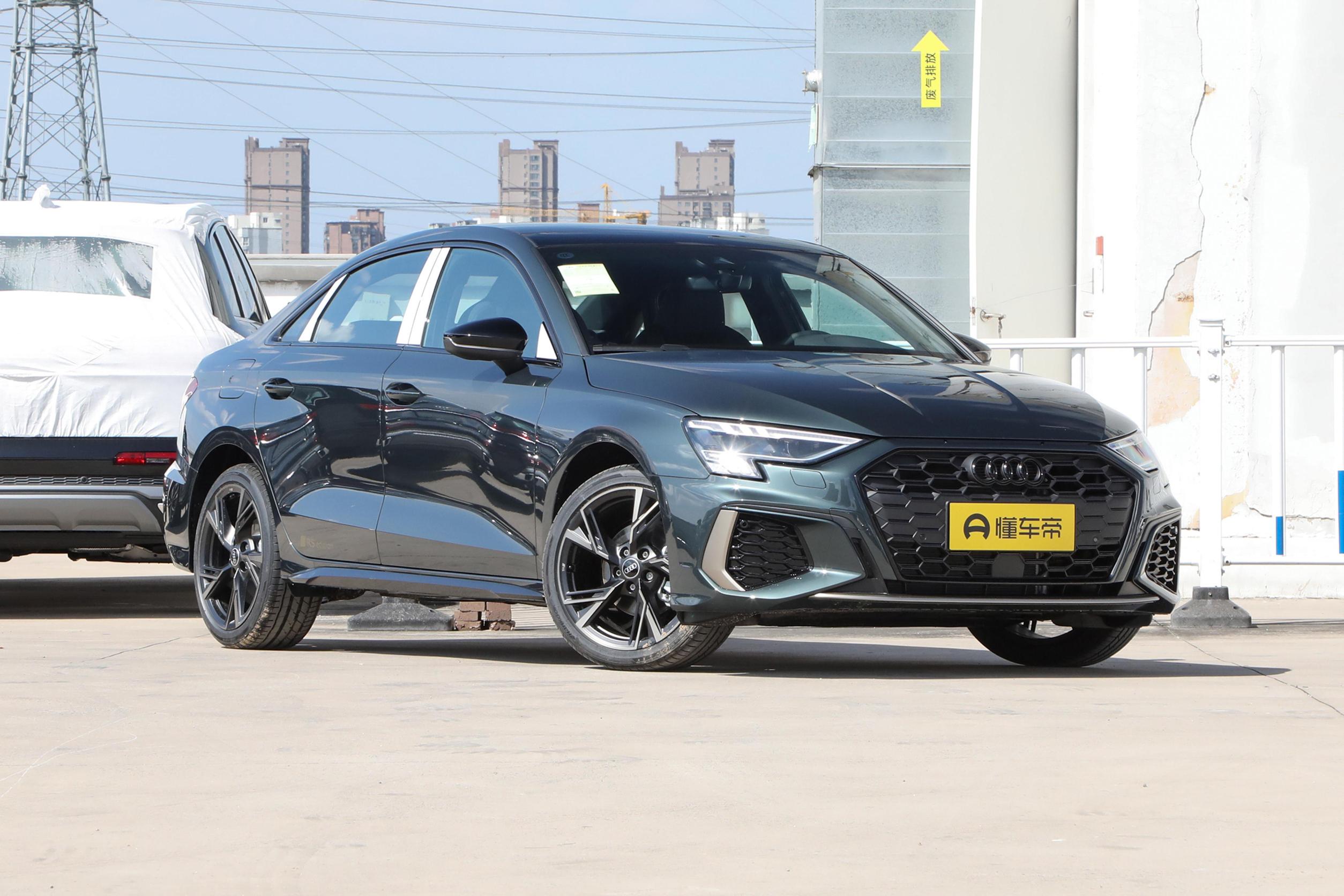 奥迪A3 2024款 A3L Limousine 35 TFSI RS套件燃速型图片_奥迪_7/72张图片_汽车外观图库_懂车帝
