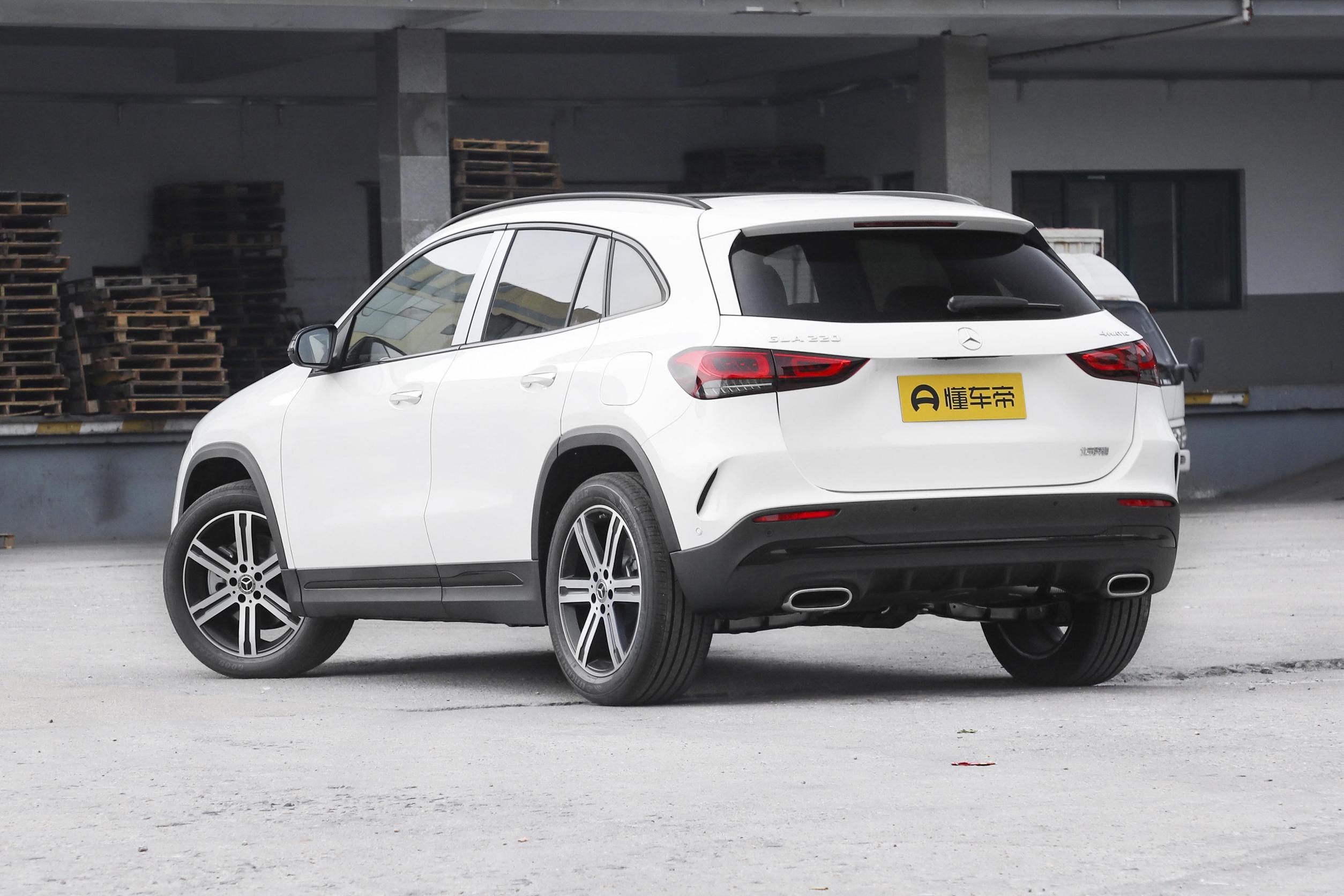 奔驰GLA 2023款 GLA 220 4MATIC图片_奔驰_13/54张图片_汽车外观图库_懂车帝