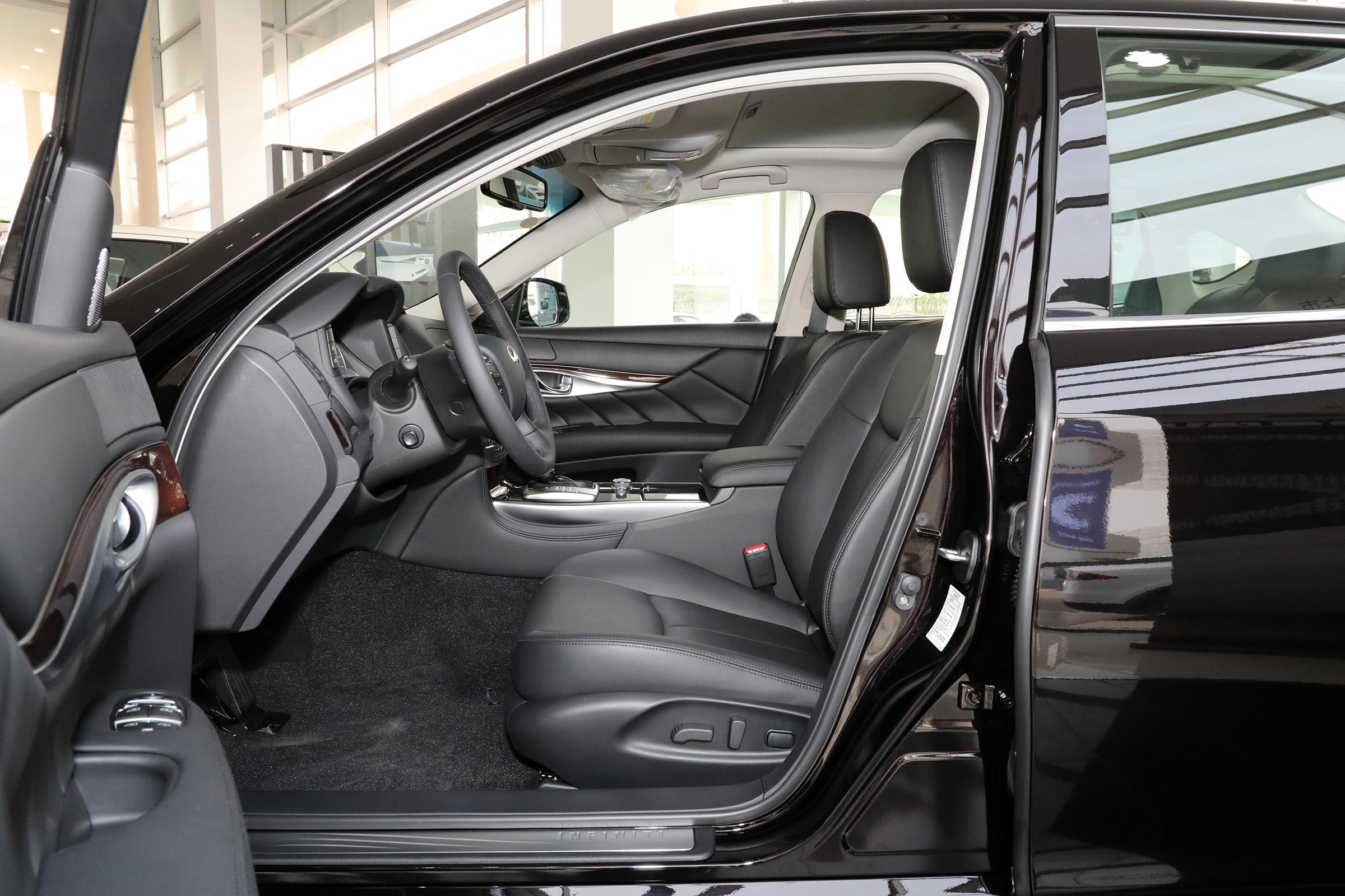 英菲尼迪Q70 2019款 Q70L 2.0T 悦享版图片_英菲尼迪_12/29张图片_汽车空间图库_懂车帝