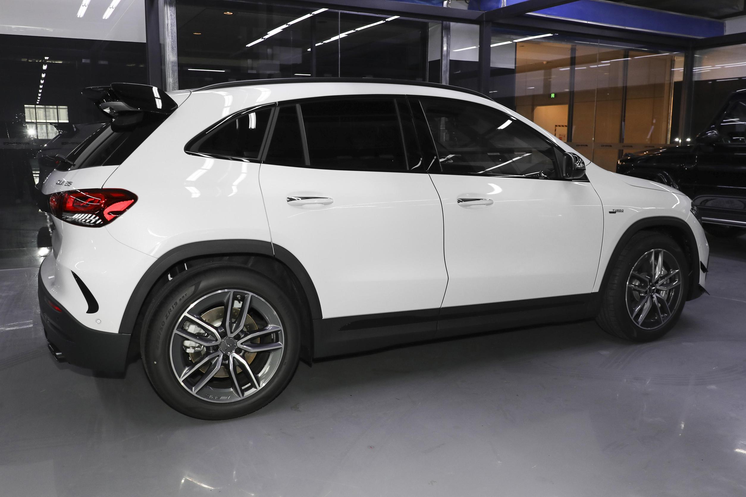 奔驰GLA AMG 2023款 AMG GLA 35 4MATIC图片_奔驰_3/240张图片_汽车外观图库_懂车帝