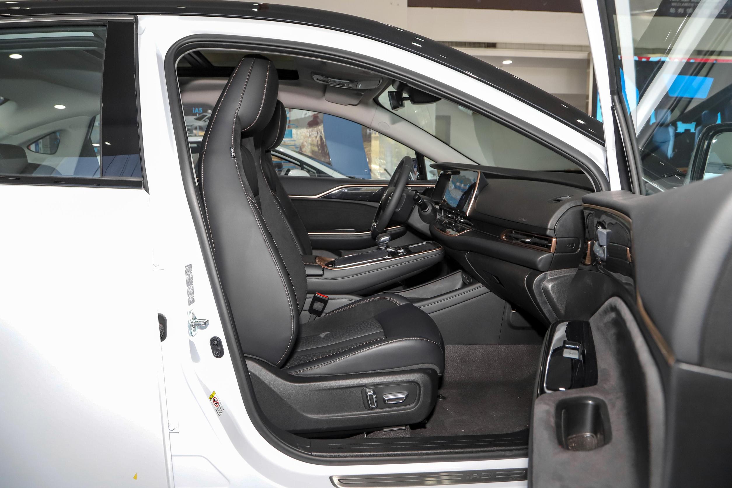 广汽丰田iA5 2022款 尊贵长续航版图片_广汽集团_34/58张图片_汽车空间图库_懂车帝