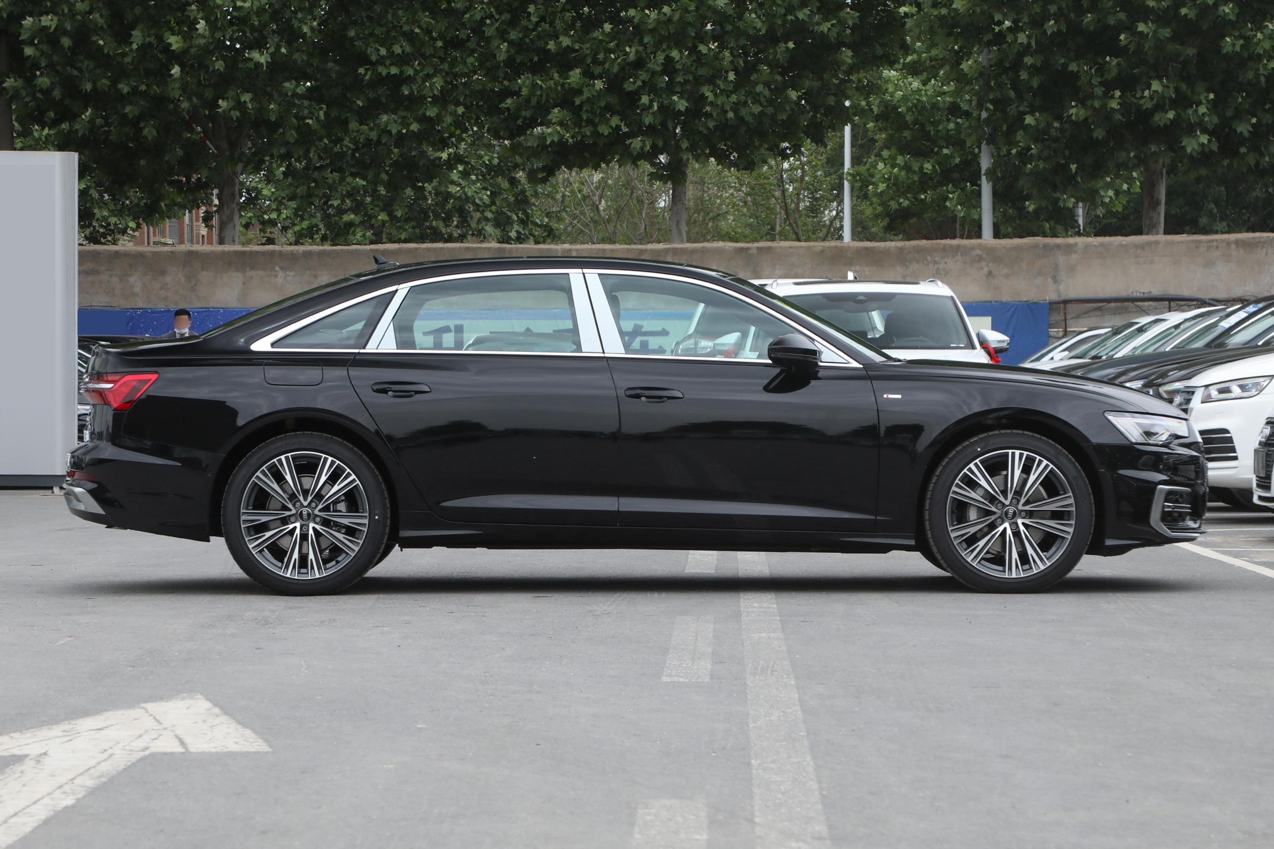 奥迪A6L 2023款 改款 45 TFSI quattro 臻选动感型图片_奥迪_1/65张图片_汽车外观图库_懂车帝