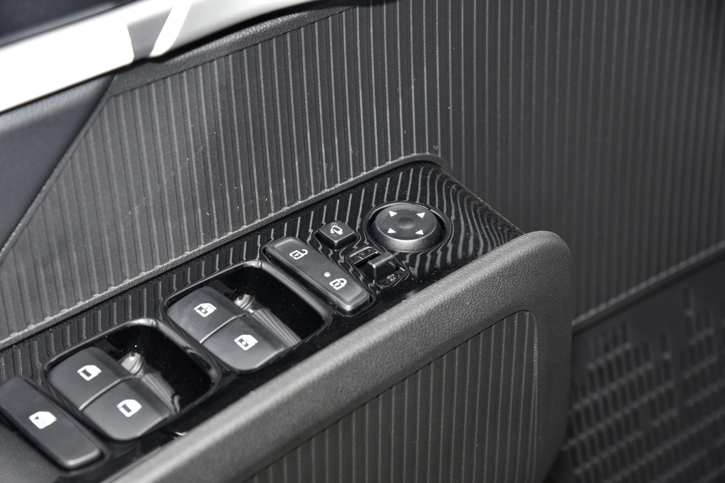 现代ix35 2023款 沐飒 2.0L 尊贵曜夜版LUX图片_现代_4/68张图片_汽车空间图库_懂车帝