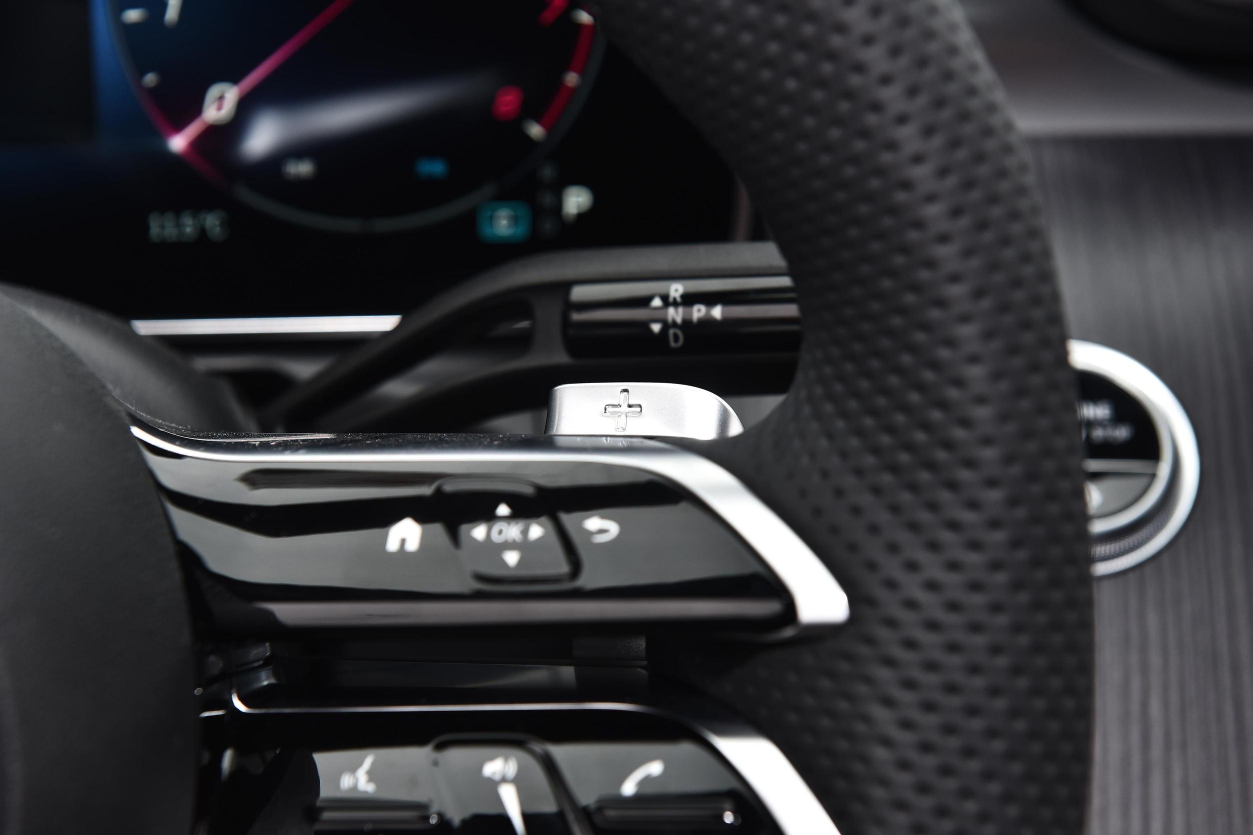 奔驰C级 2024款 改款 C 260 L 运动版 4MATIC图片_奔驰_12/48张图片_汽车内饰图库_懂车帝