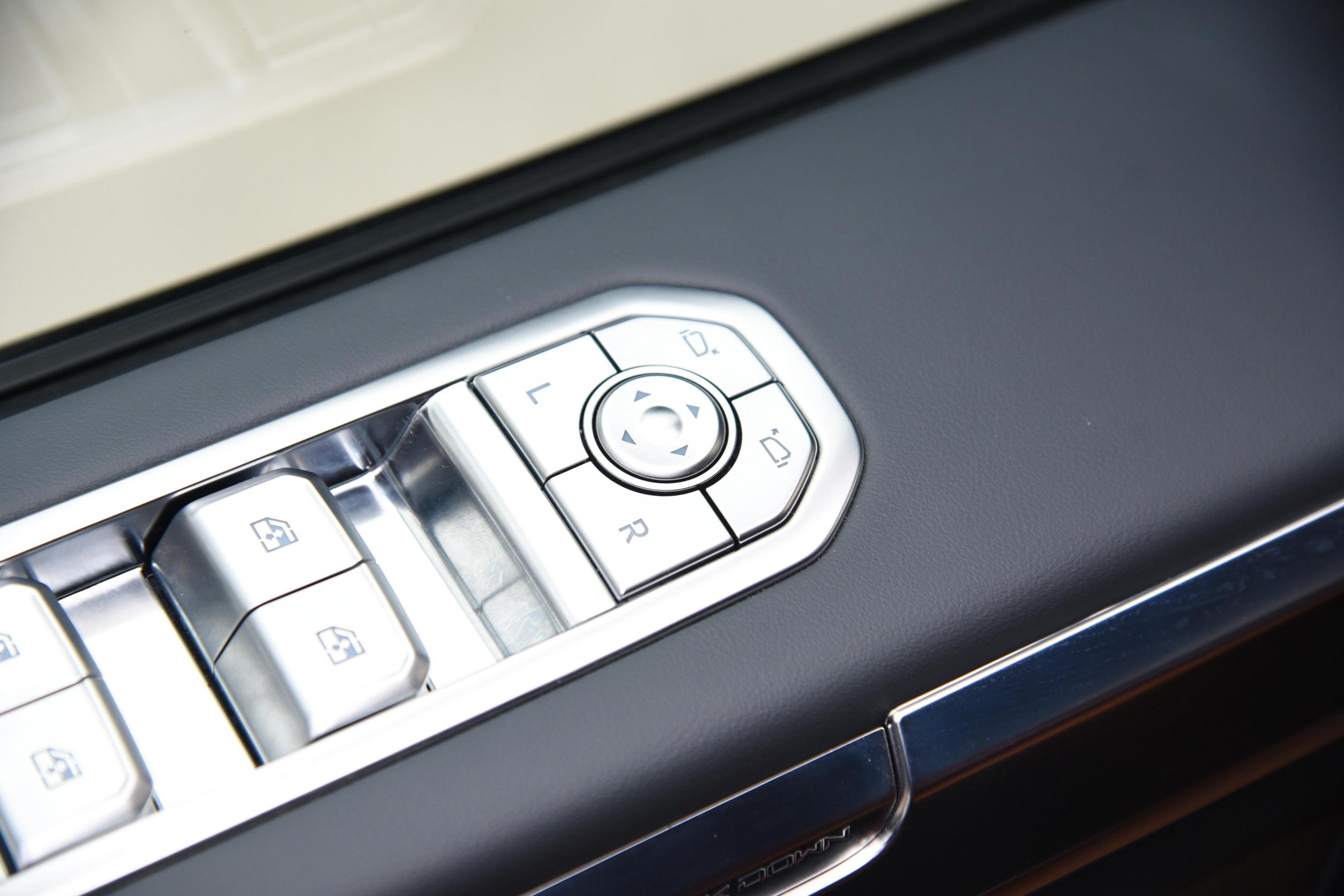 猛士917 2023款 增程版图片_猛士_4/78张图片_汽车空间图库_懂车帝