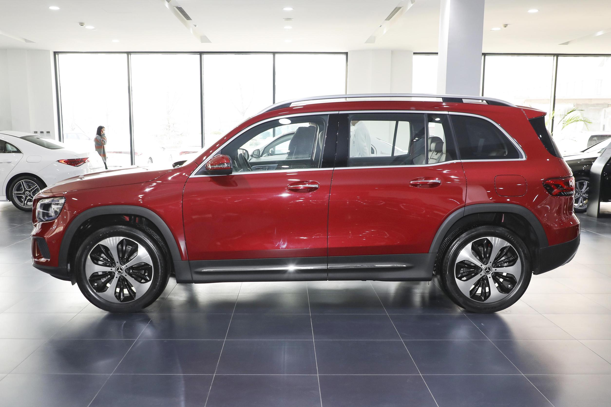 奔驰GLB 2023款 GLB 220 时尚型图片_奔驰_45/138张图片_汽车外观图库_懂车帝