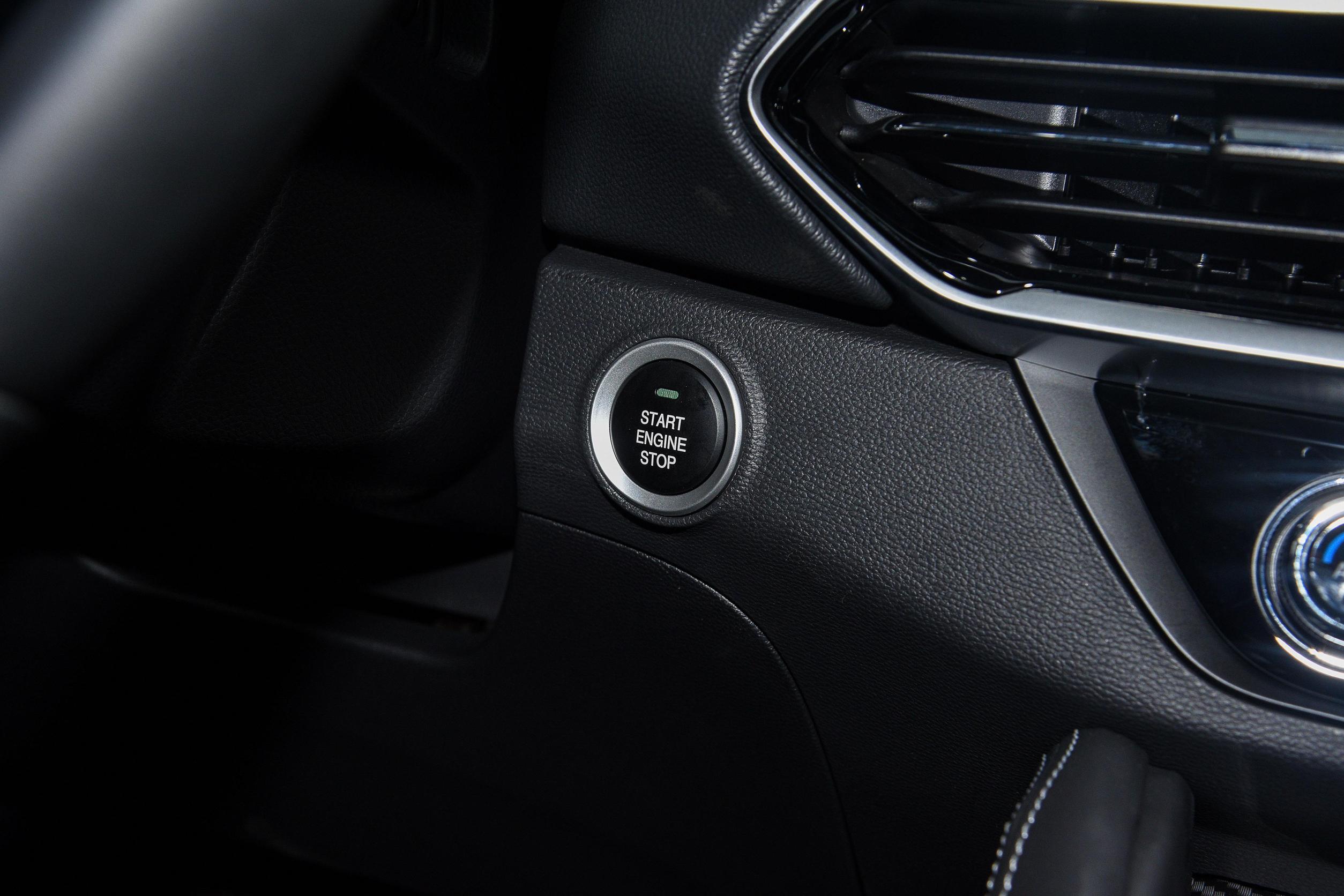 大通D90 Pro 2023款 2.0T柴油 四驱畅享版7座图片_上汽大通MAXUS_1/30张图片_汽车内饰图库_懂车帝