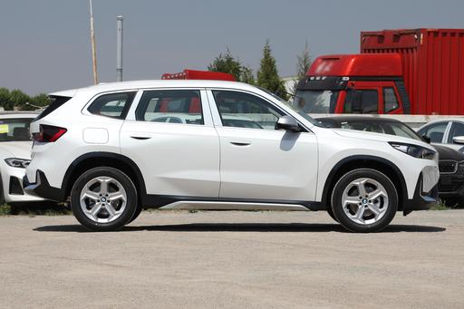 宝马X1外观图片_宝马X1壁纸_宝马X1高清大图_懂车帝