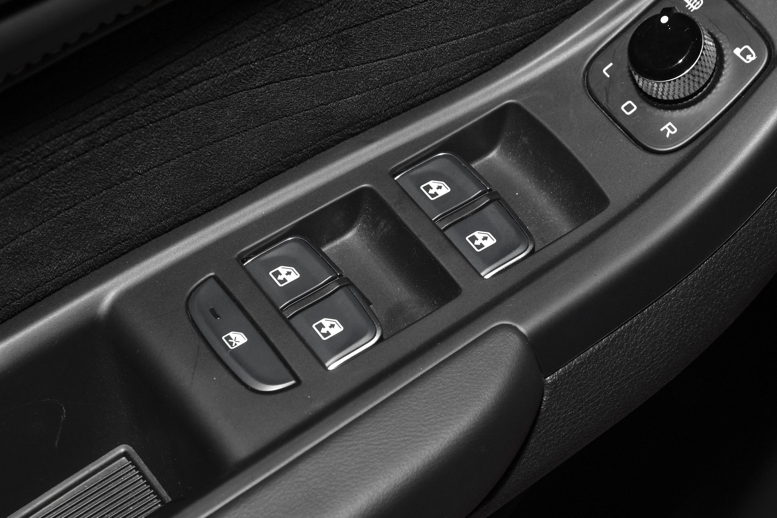 奔腾B70 2021款 2.0T 自动驭享型图片_奔腾_5/88张图片_汽车空间图库_懂车帝