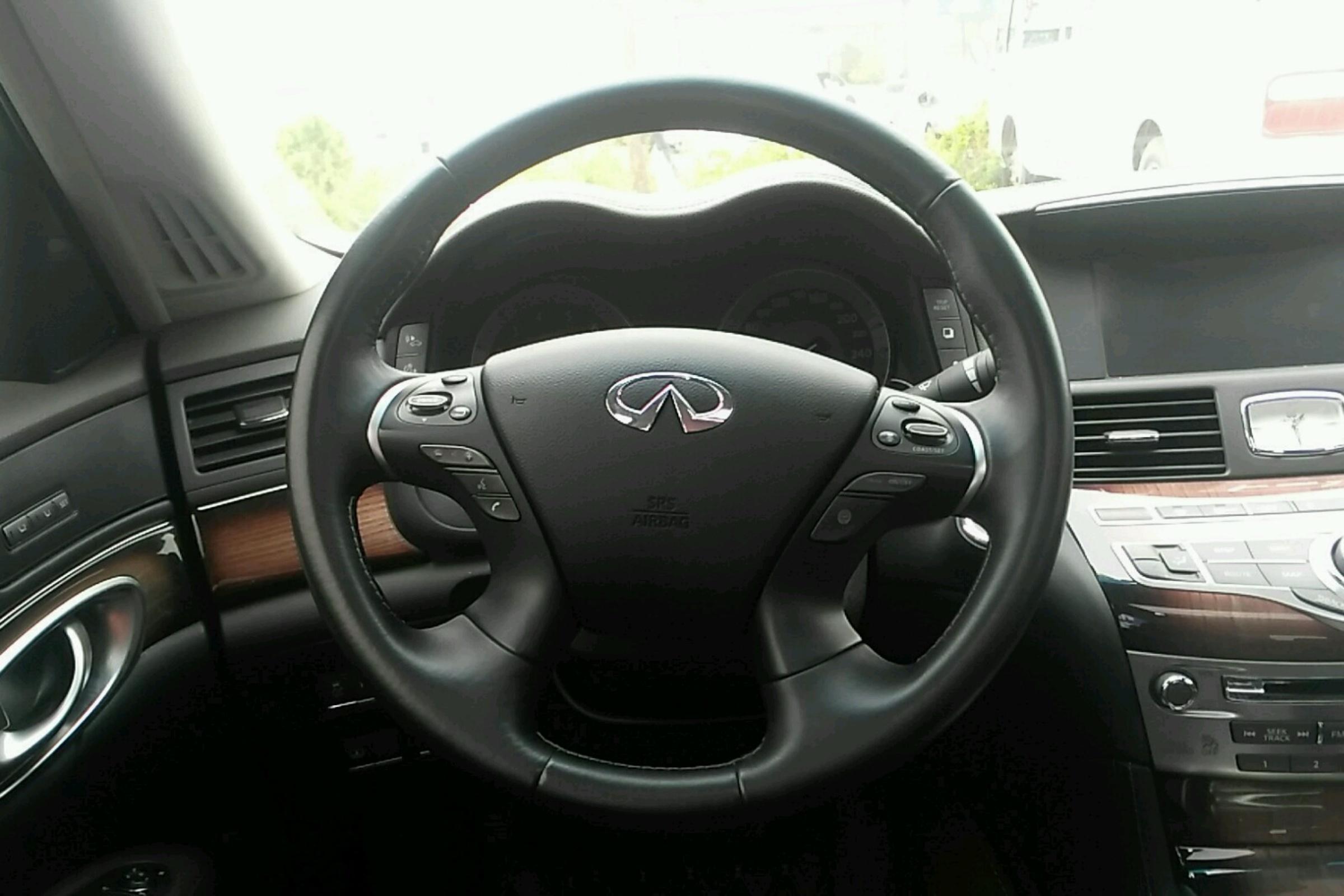 英菲尼迪Q70 2013款 Q70L 3.5L Hybrid 奢华版图片_英菲尼迪_8/8张图片_汽车内饰图库_懂车帝