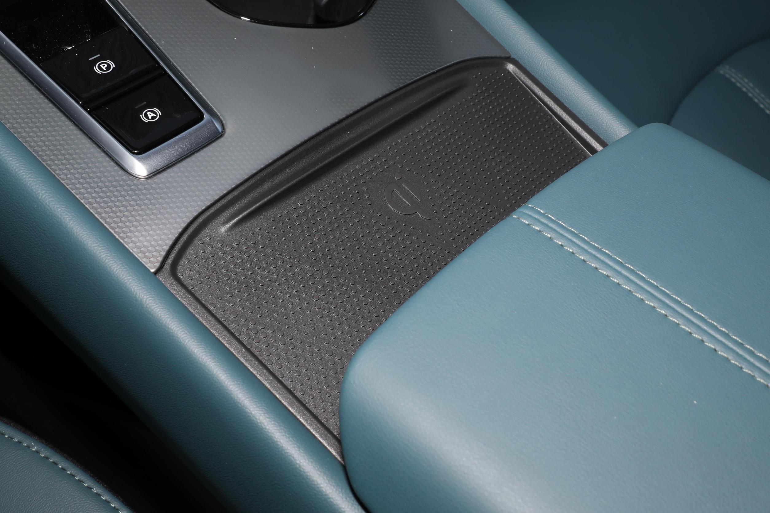 MG 7 2023款 2.0T 猎美奢享版图片_名爵_1/42张图片_汽车内饰图库_懂车帝