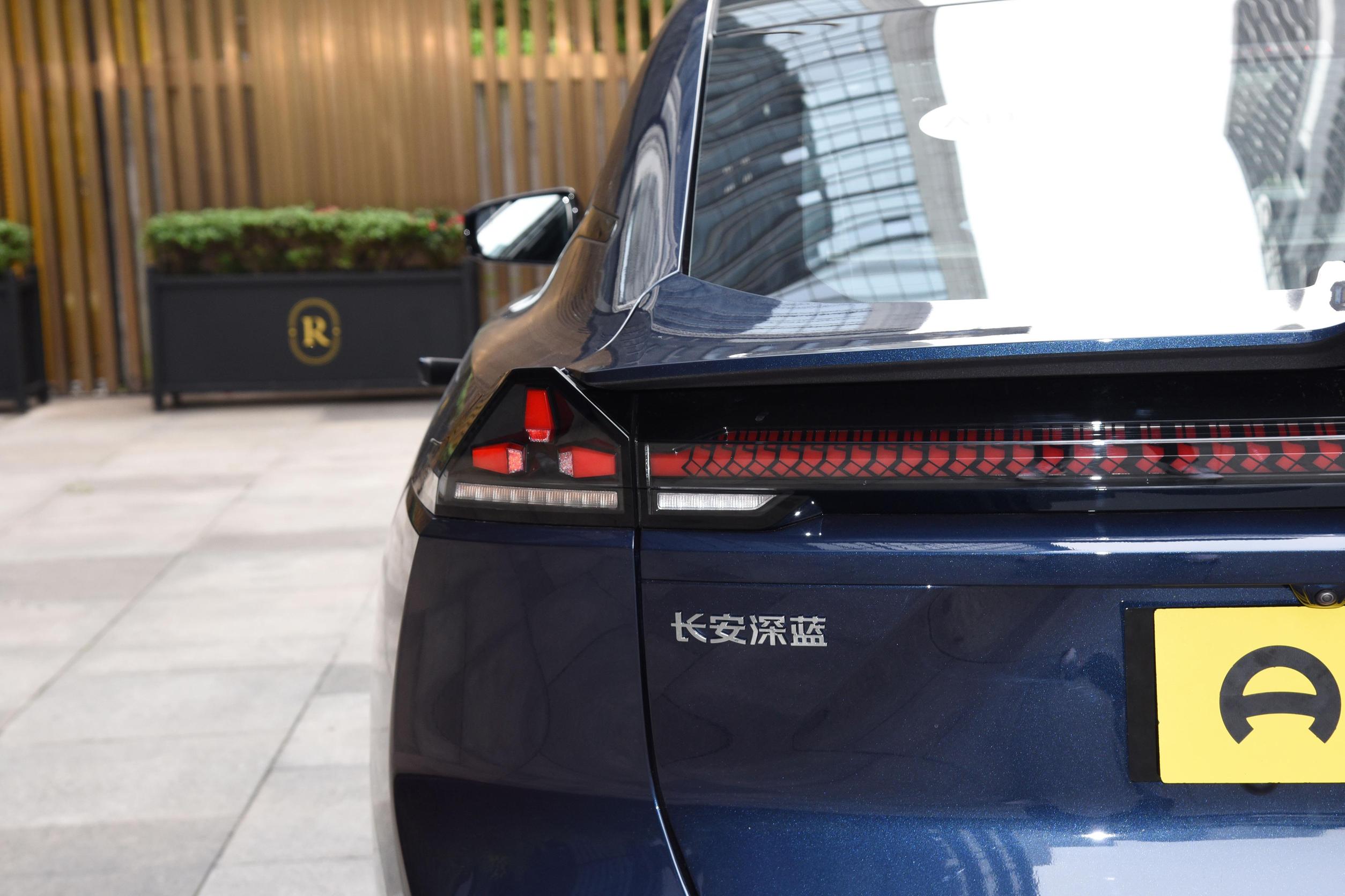 深蓝SL03 2023款 SL03i 515 Max纯电版图片_深蓝汽车_2/95张图片_汽车外观图库_懂车帝