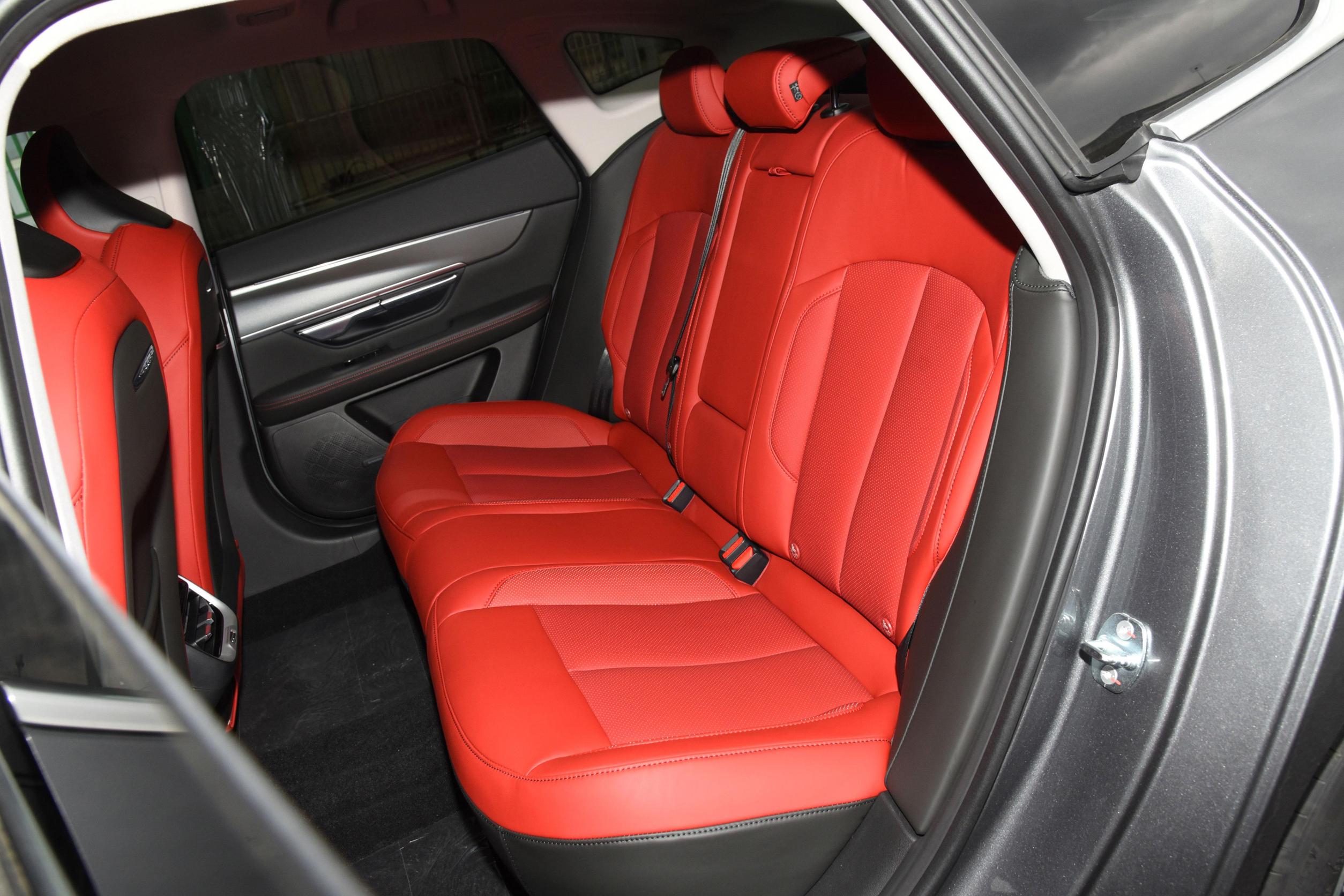 小鹏P7 2023款 P7i 702 Max图片_小鹏汽车_12/63张图片_汽车空间图库_懂车帝