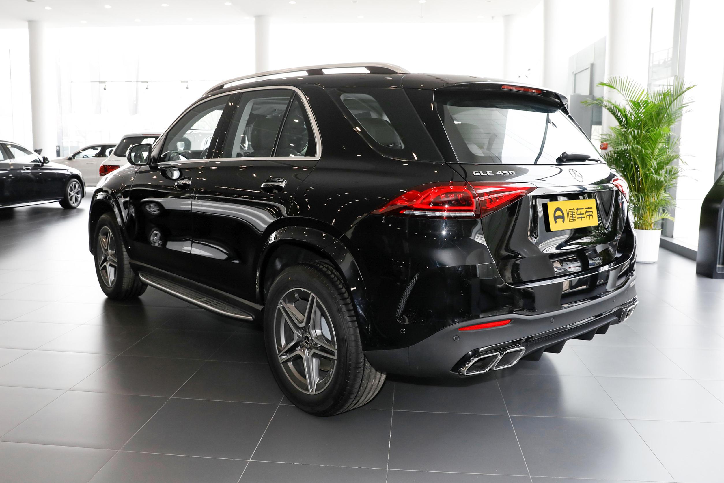 奔驰GLE 2023款 GLE 450 4MATIC 豪华型图片_奔驰_3/41张图片_汽车外观图库_懂车帝