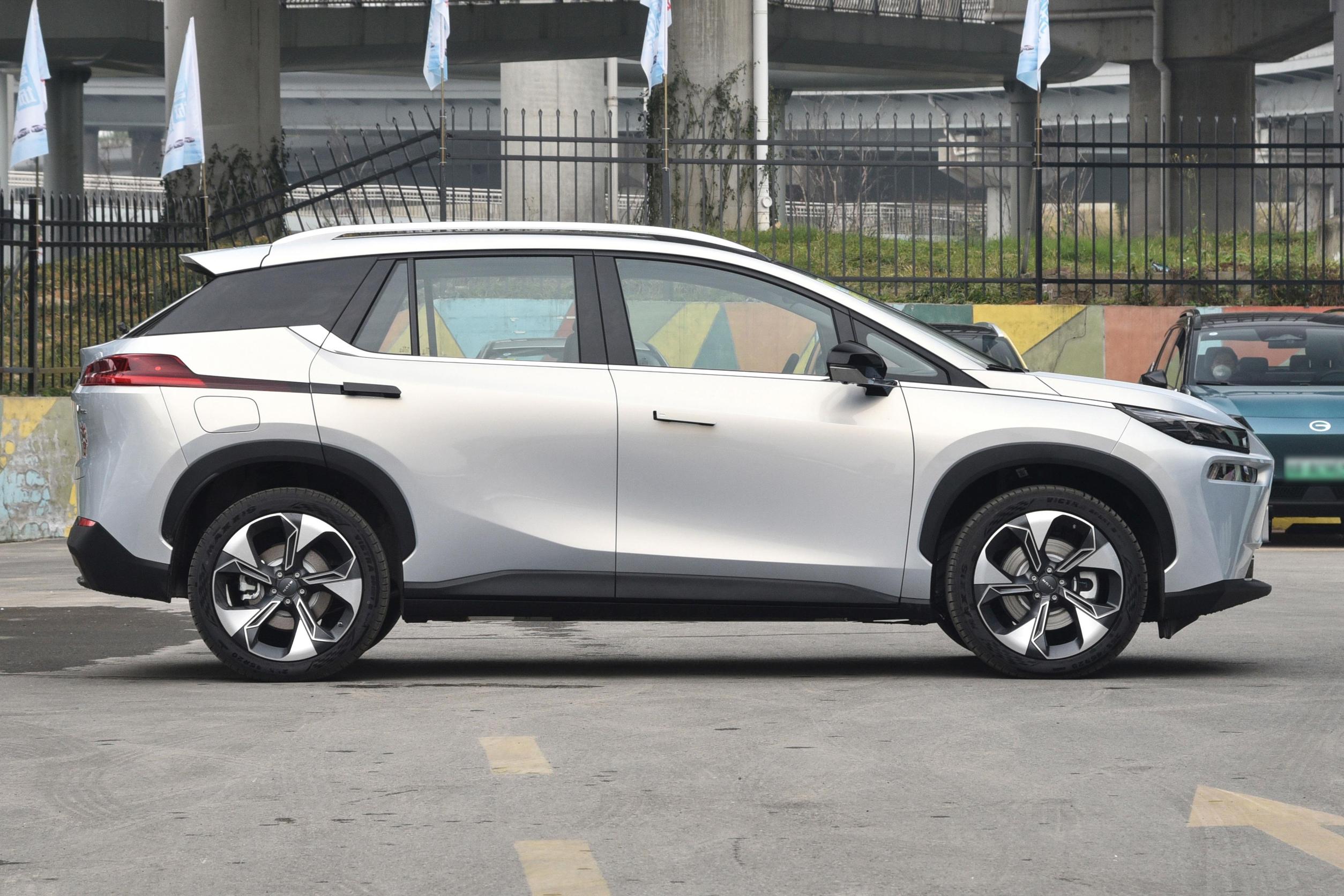 AION V 2023款 AION V Plus 80 智领版 三元锂图片_埃安_1/52张图片_汽车外观图库_懂车帝