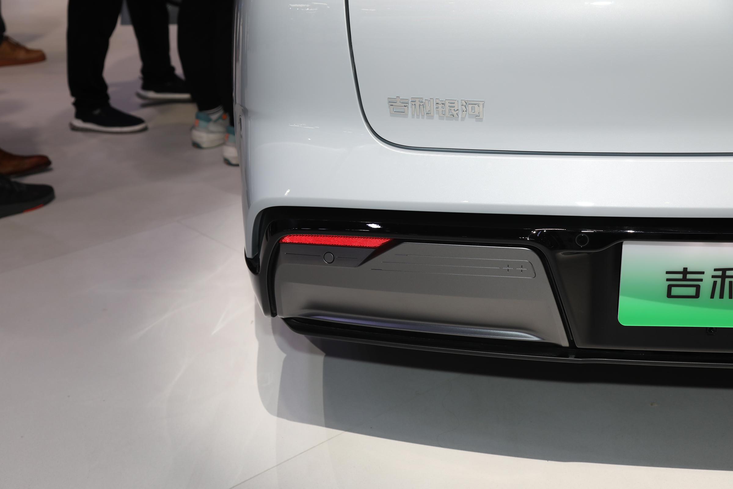 银河E8 2024款 665km 星舰 智驾版图片_吉利银河_1/84张图片_汽车车展图库_懂车帝