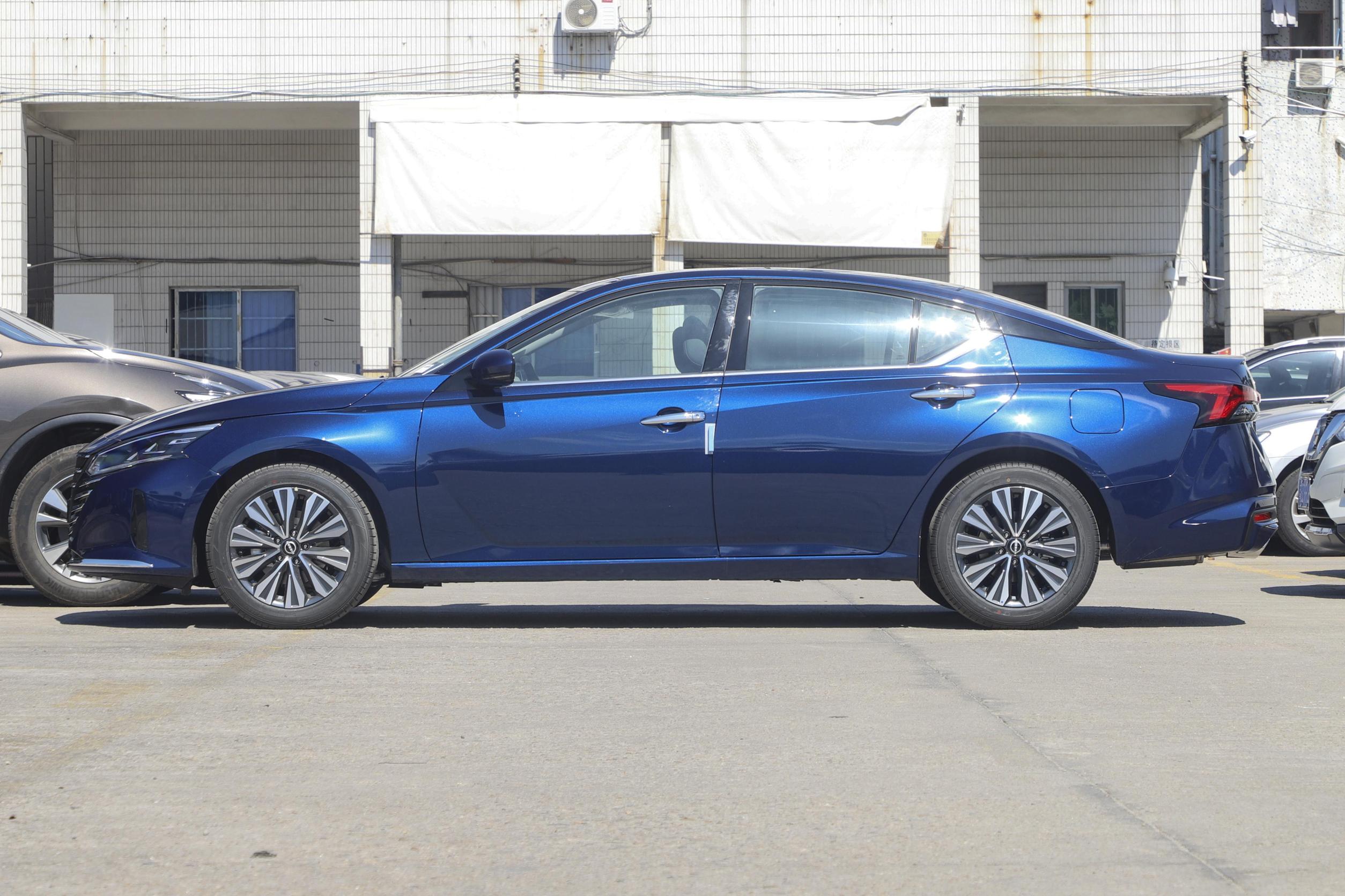 天籁 2022款 2.0L XL-TLS 悦享版图片_日产_32/107张图片_汽车外观图库_懂车帝