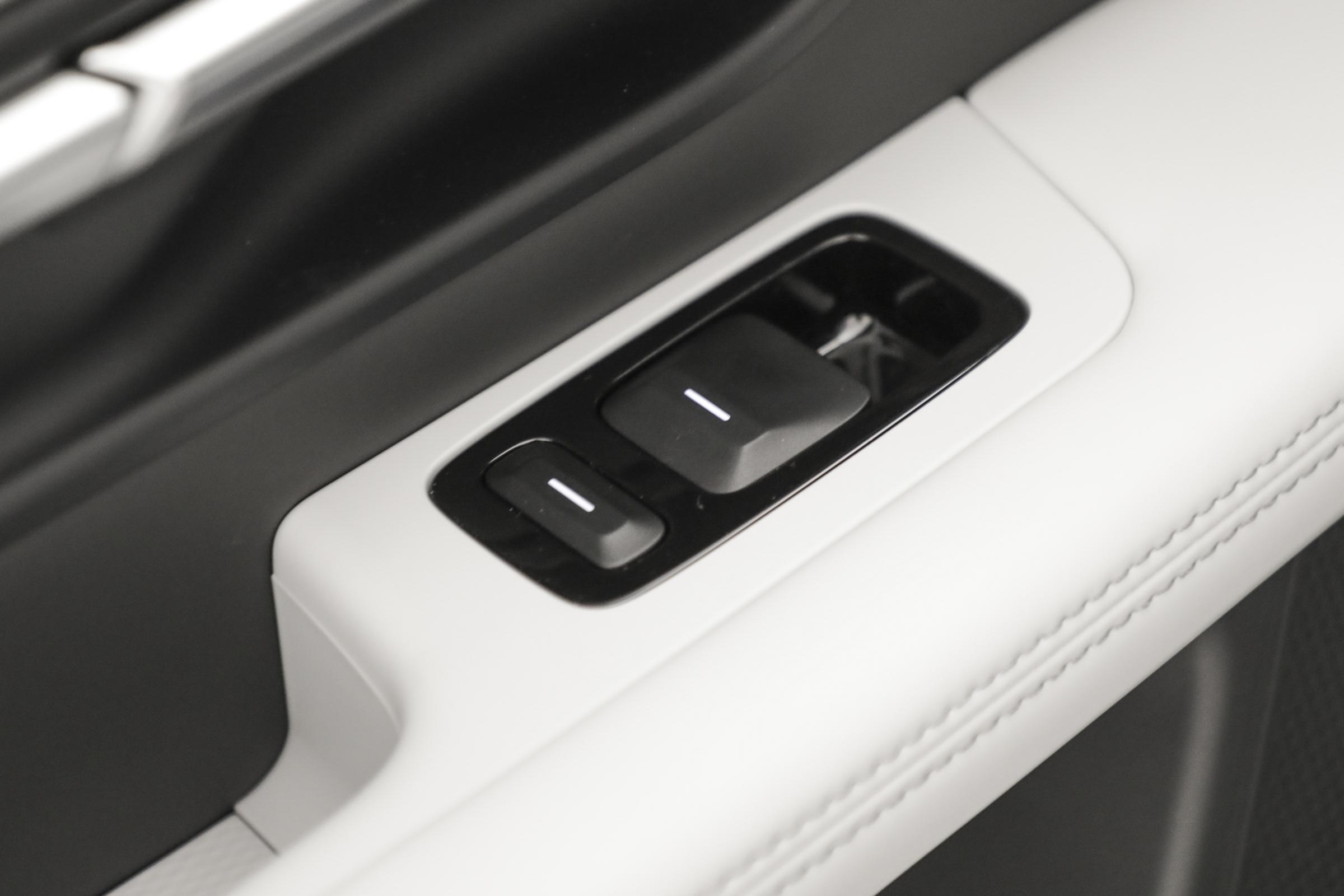 小鹏P7 2023款 P7i 610 Max 性能版图片_小鹏汽车_3/55张图片_汽车空间图库_懂车帝