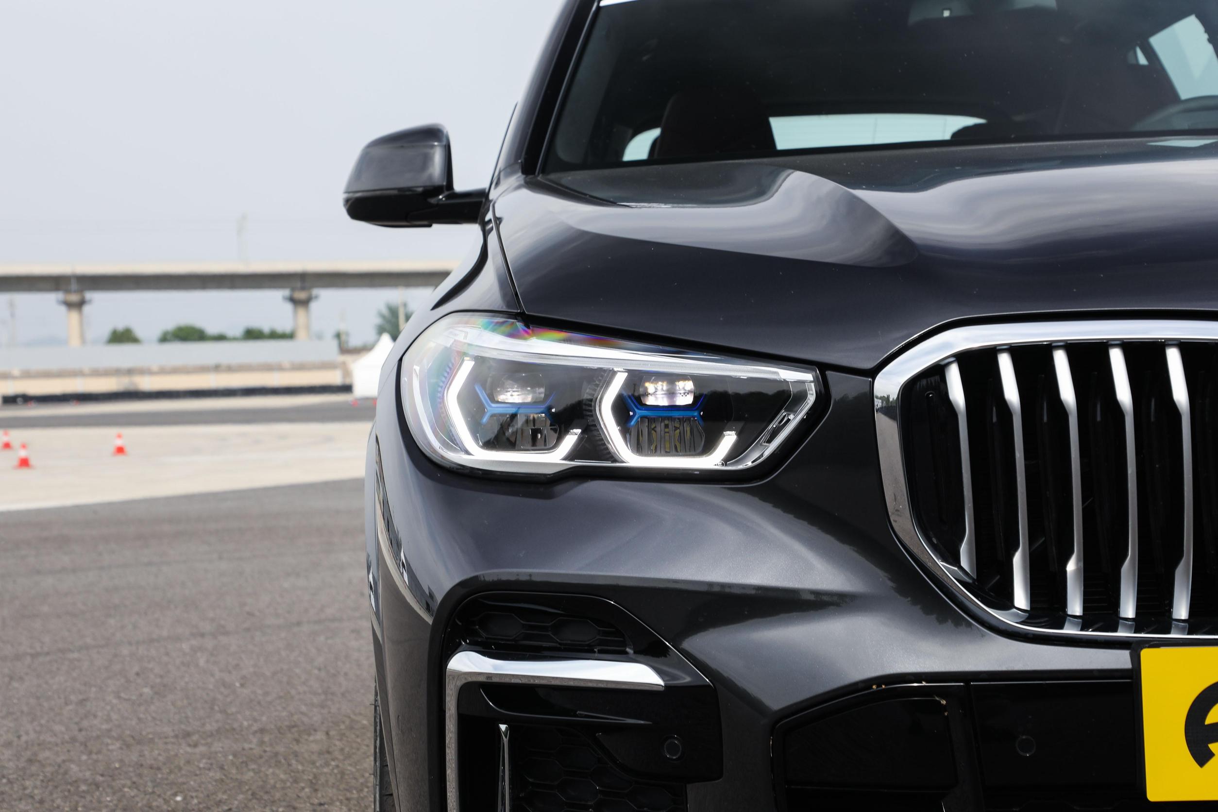 宝马X5 2022款 xDrive 40Li 尊享型M运动套装图片_宝马_33/300张图片_汽车外观图库_懂车帝