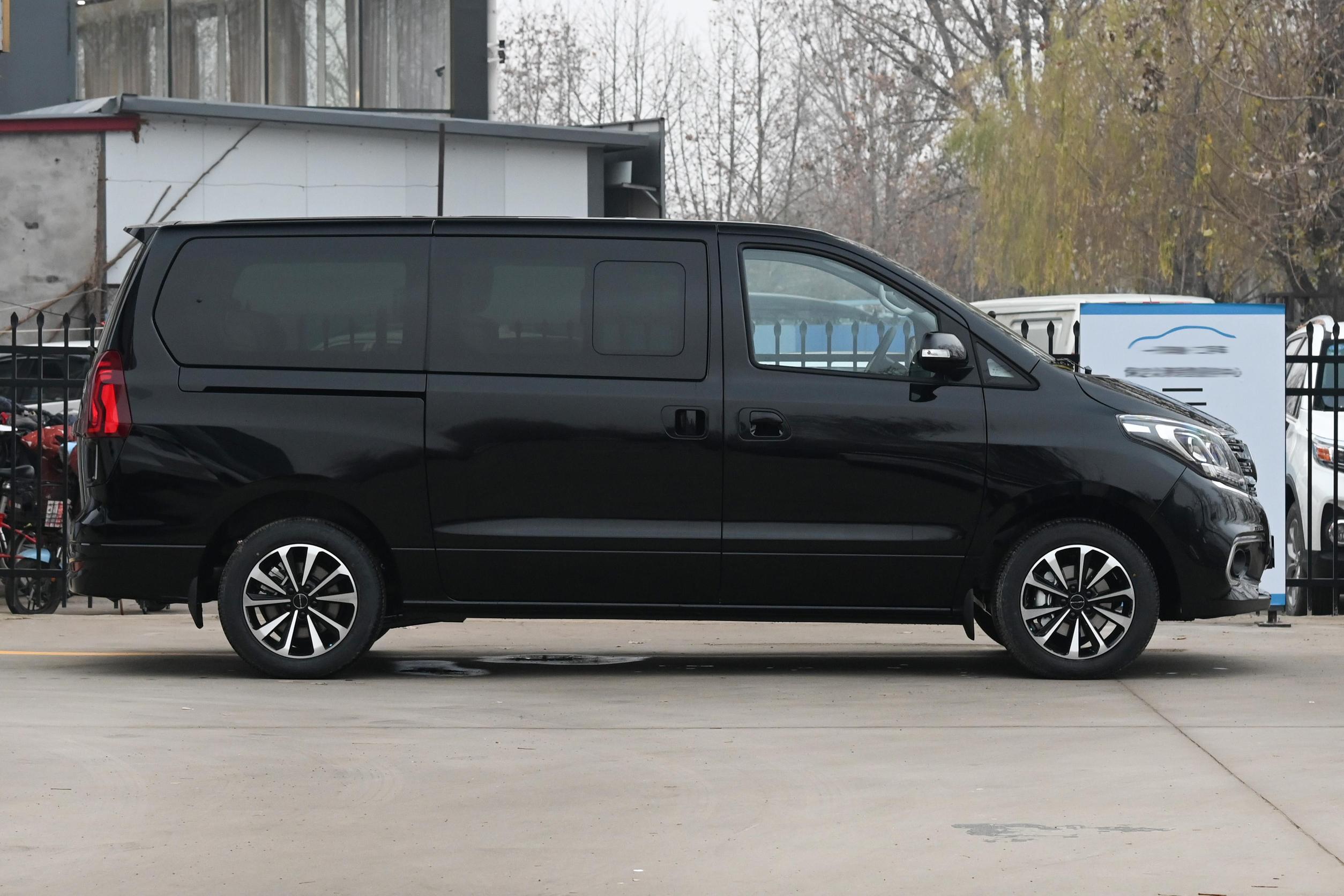 风行M7 2022款 领爵款 2.0T 自动侯爵版图片_东风风行_7/97张图片_汽车外观图库_懂车帝