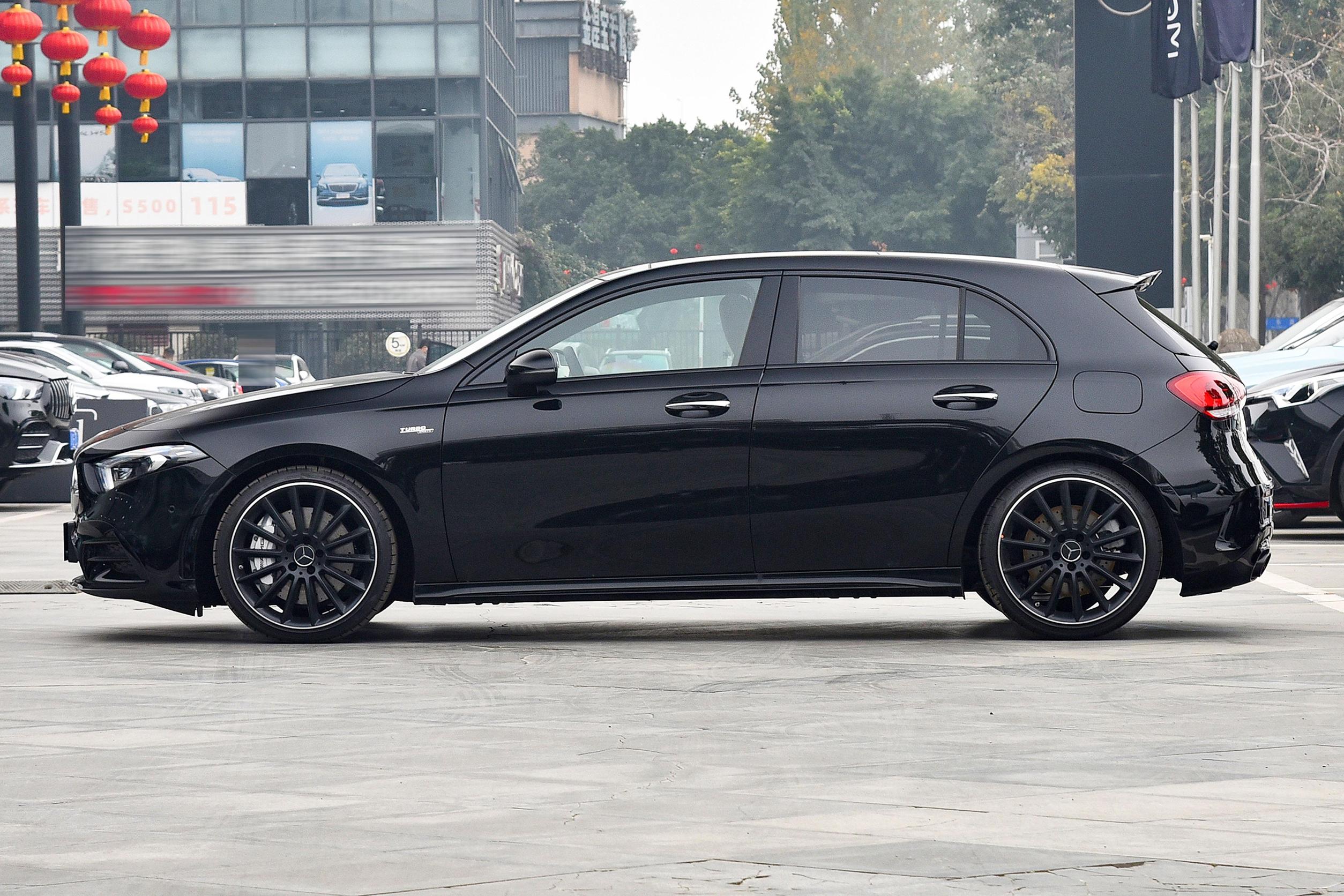 奔驰A级AMG(进口) 2023款 AMG A 35 4MATIC图片_奔驰_4/165张图片_汽车外观图库_懂车帝