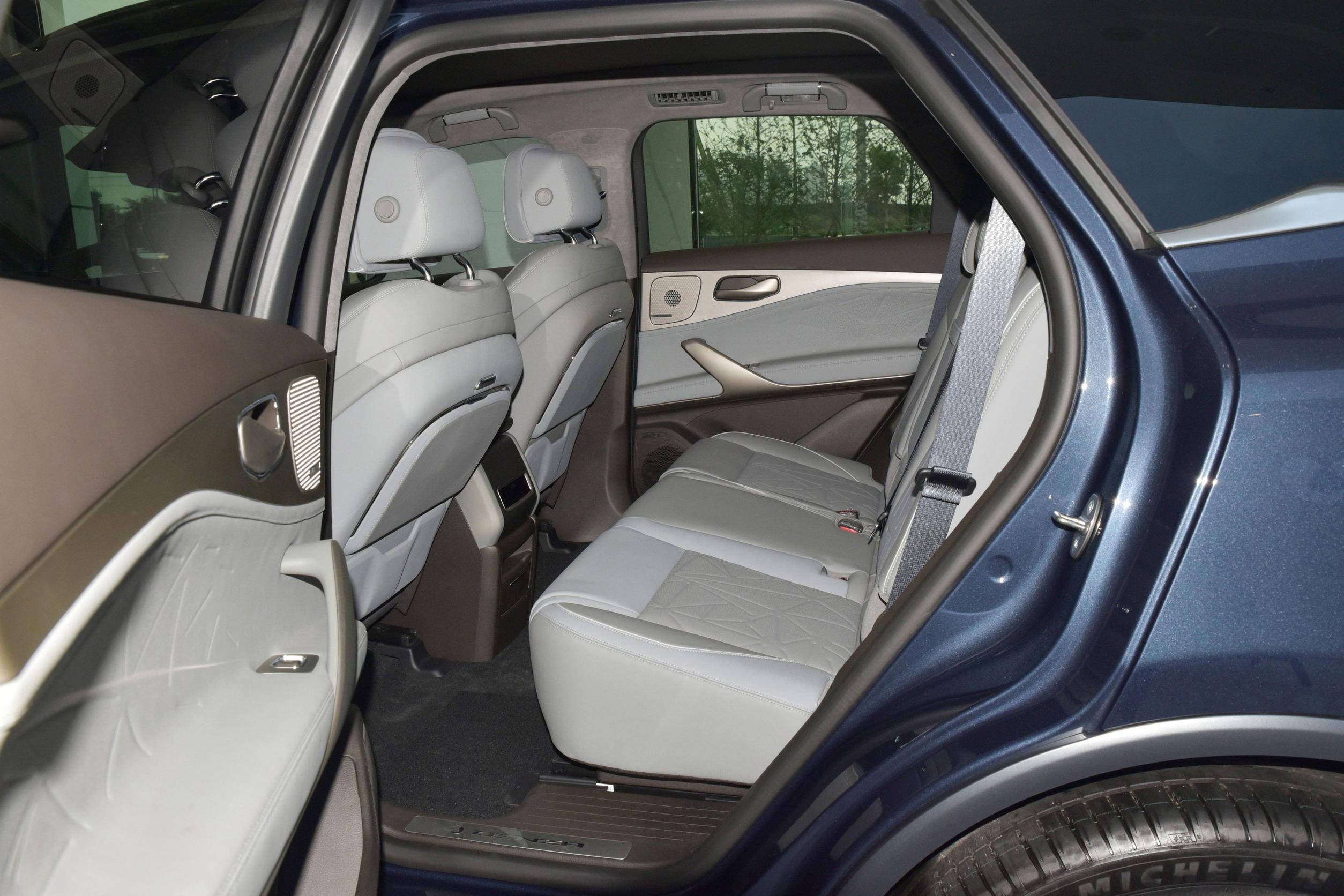 腾势N8 DM-p 2023款 四驱超混旗舰七座版图片_腾势_10/74张图片_汽车空间图库_懂车帝