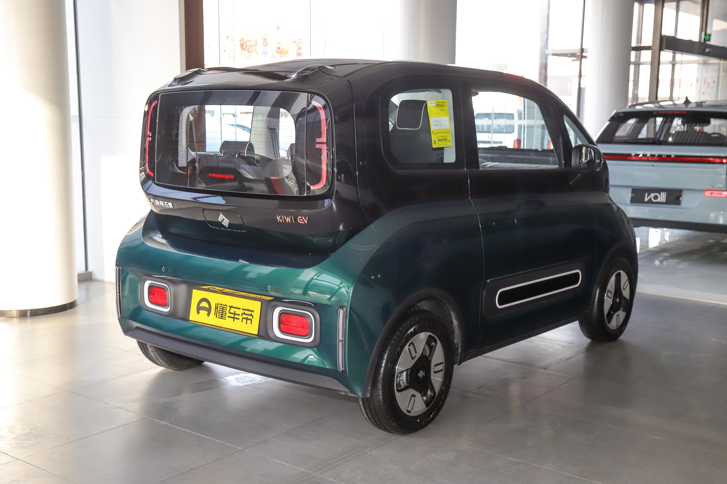 宝骏KiWi EV 2022款 艺术家轻享版 磷酸铁锂图片_宝骏_2/116张图片_汽车外观图库_懂车帝