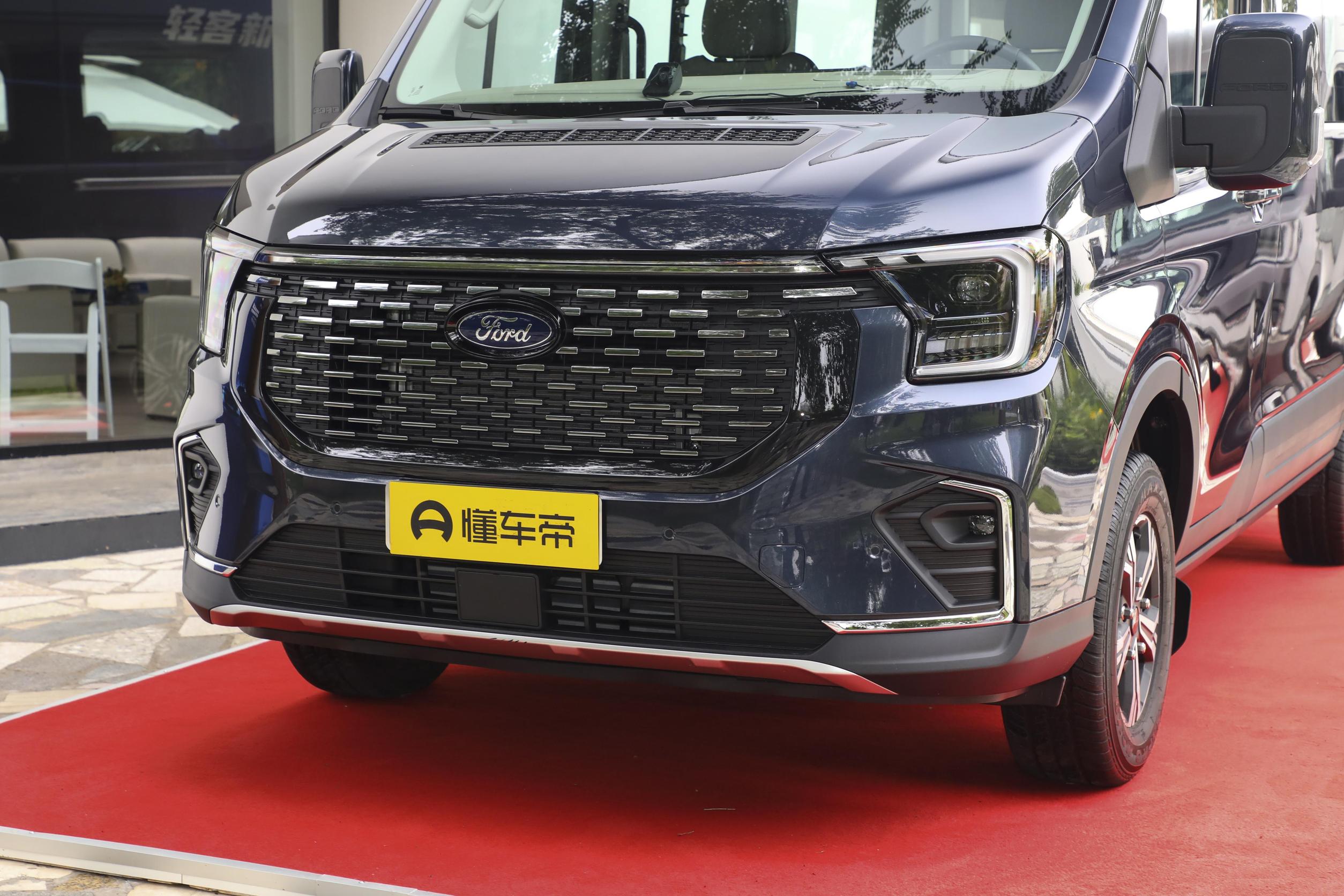 全顺 2024款 V363 2.3T柴油自动中轴中顶9座图片_福特_36/51张图片_汽车外观图库_懂车帝