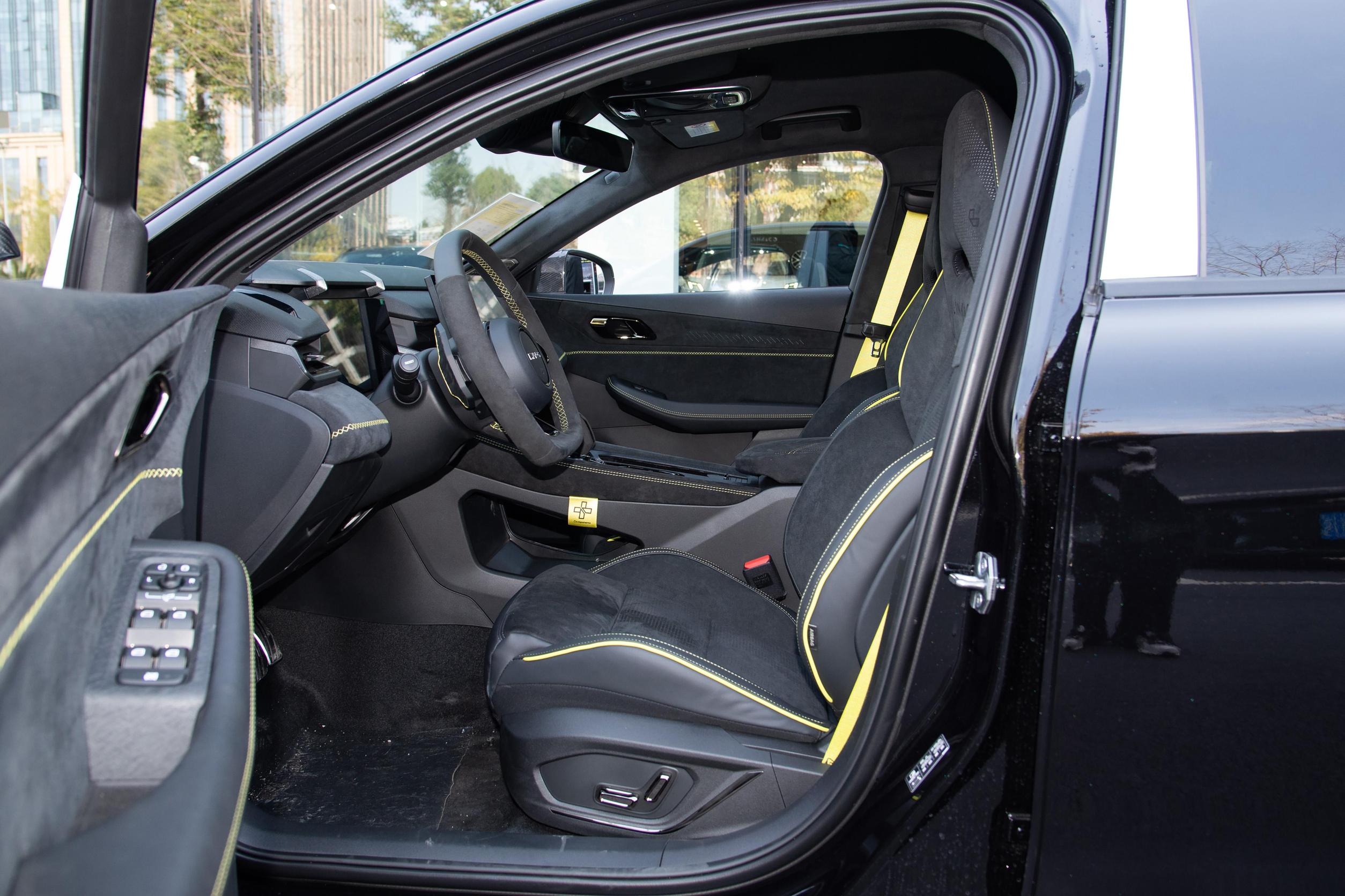 领克03 2023款 03+ Racing 四驱版图片_领克_11/55张图片_汽车空间图库_懂车帝