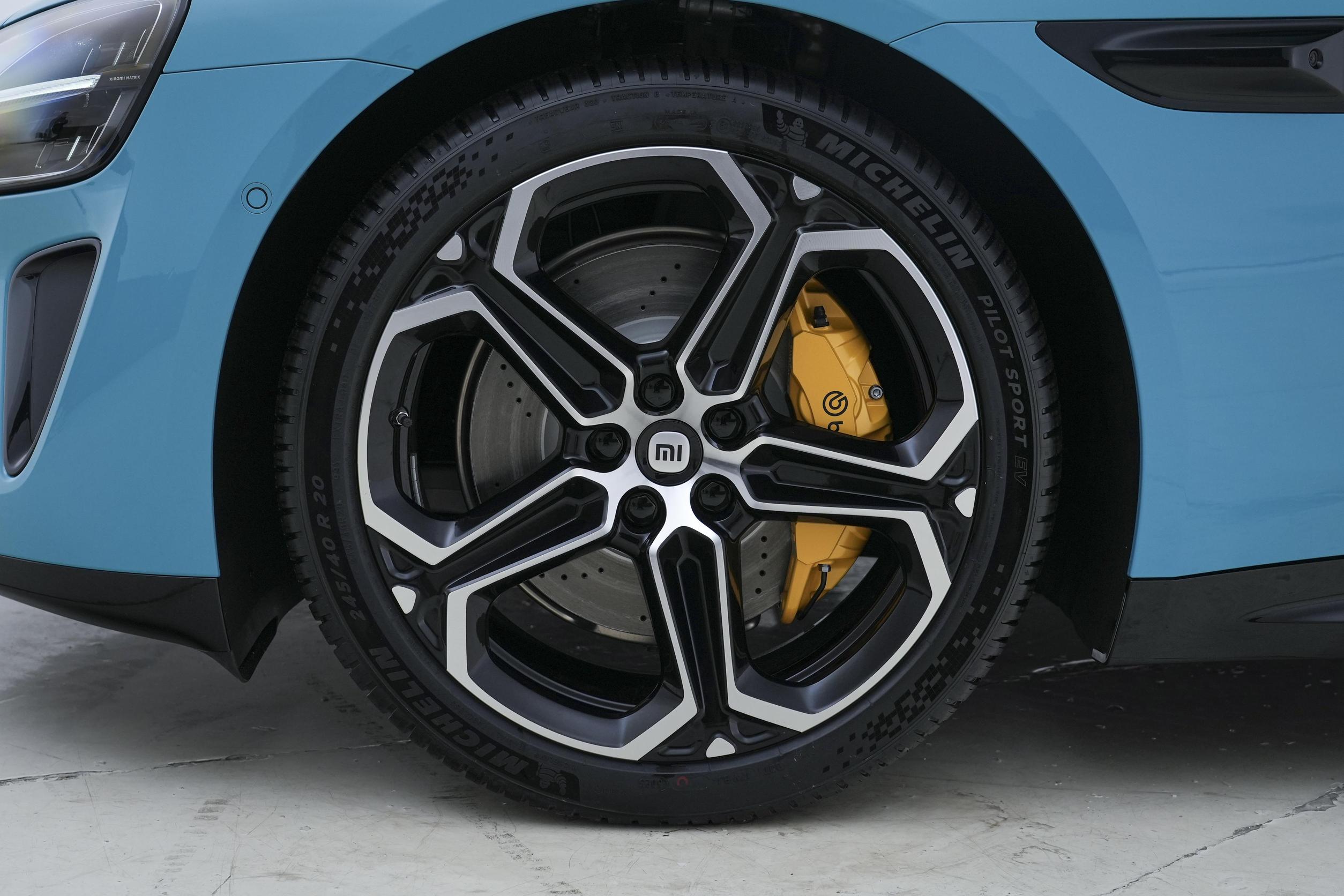 小米SU7壁纸_小米SU7_小米SU7外观图片_4/708张图片_小米SU7海湾蓝/整车外观图片_懂车帝