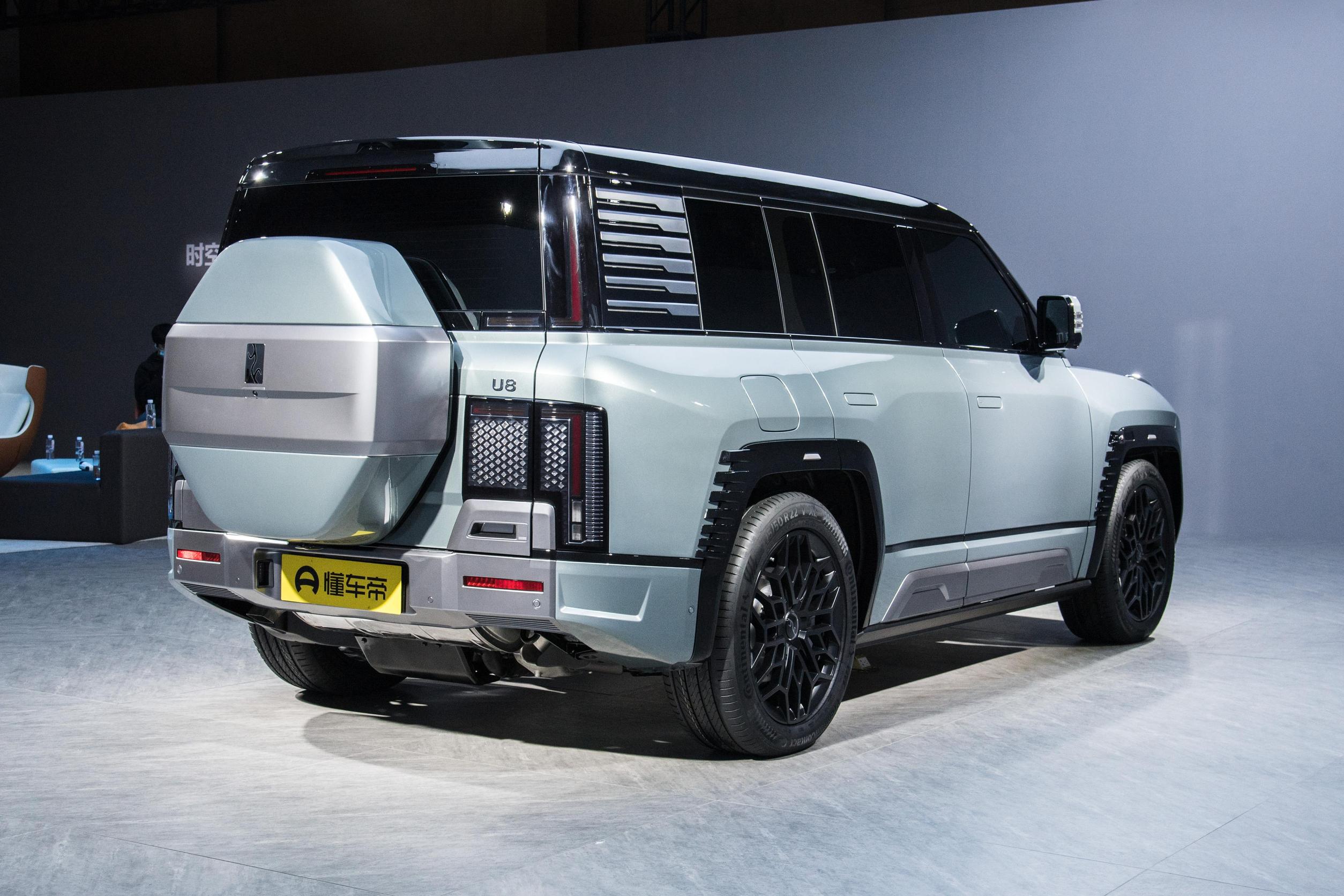 仰望U8 2023款 豪华版图片_仰望_1/65张图片_汽车外观图库_懂车帝