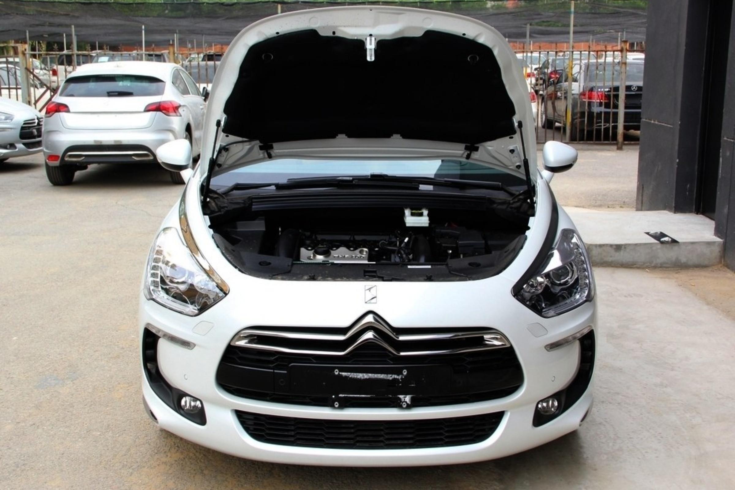 DS 5 2014款 1.6T 尊享版THP200图片_DS_3/53张图片_汽车外观图库_懂车帝