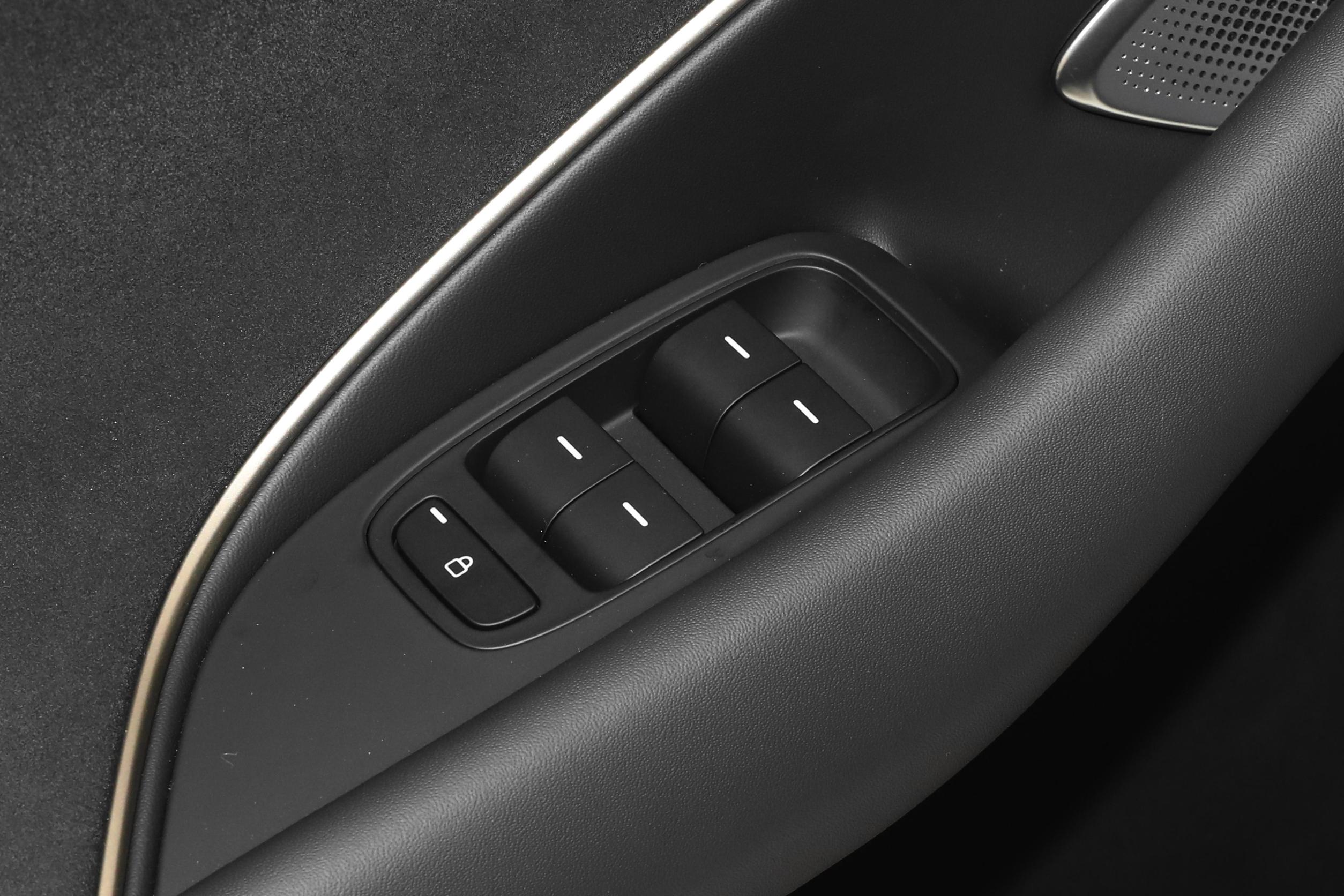 小米SU7壁纸_小米SU7_小米SU7空间图片_6/187张图片_小米SU7/整车空间图片_懂车帝