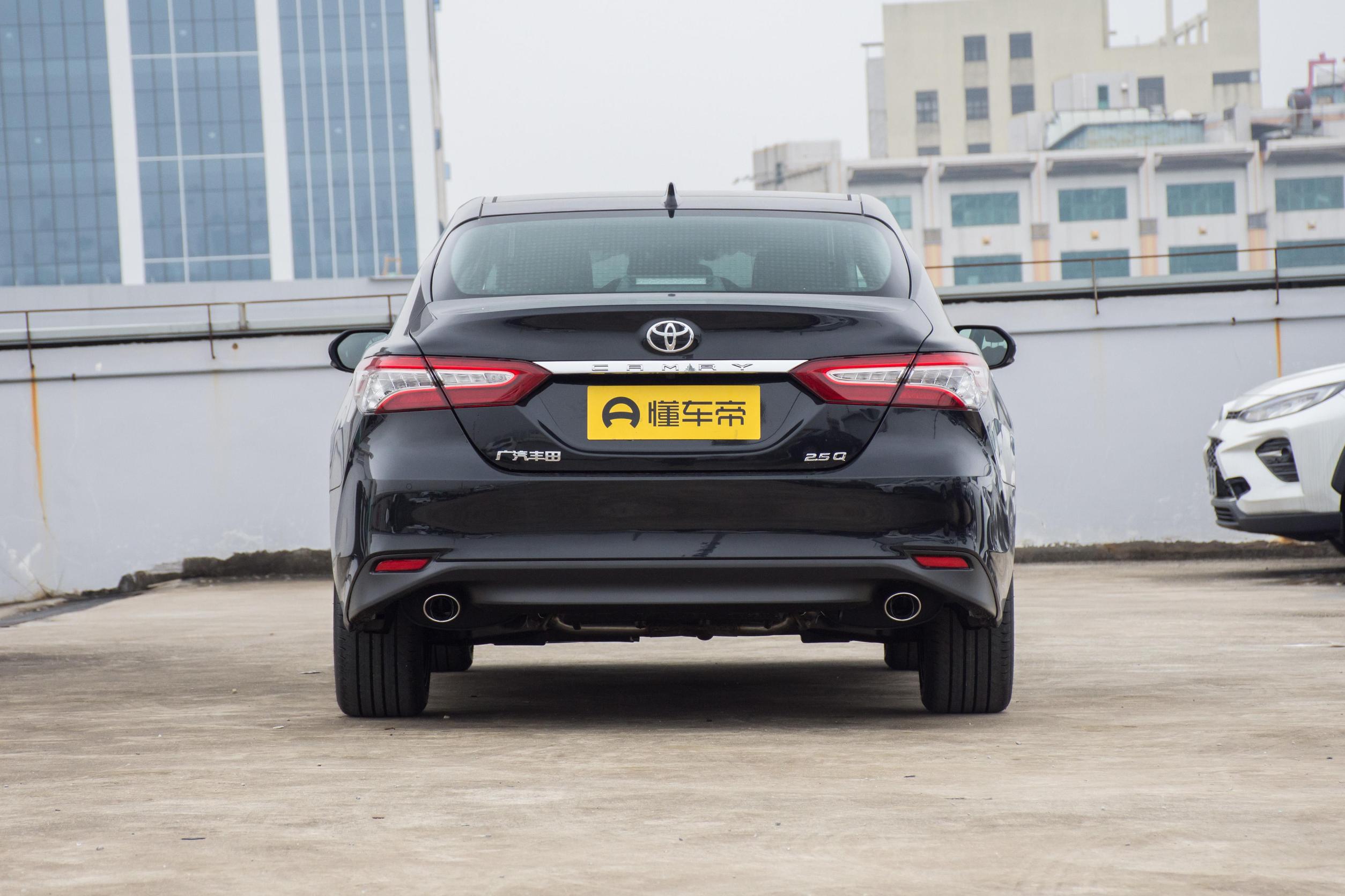 凯美瑞 2023款 2.5Q 旗舰版图片_丰田_2/60张图片_汽车外观图库_懂车帝