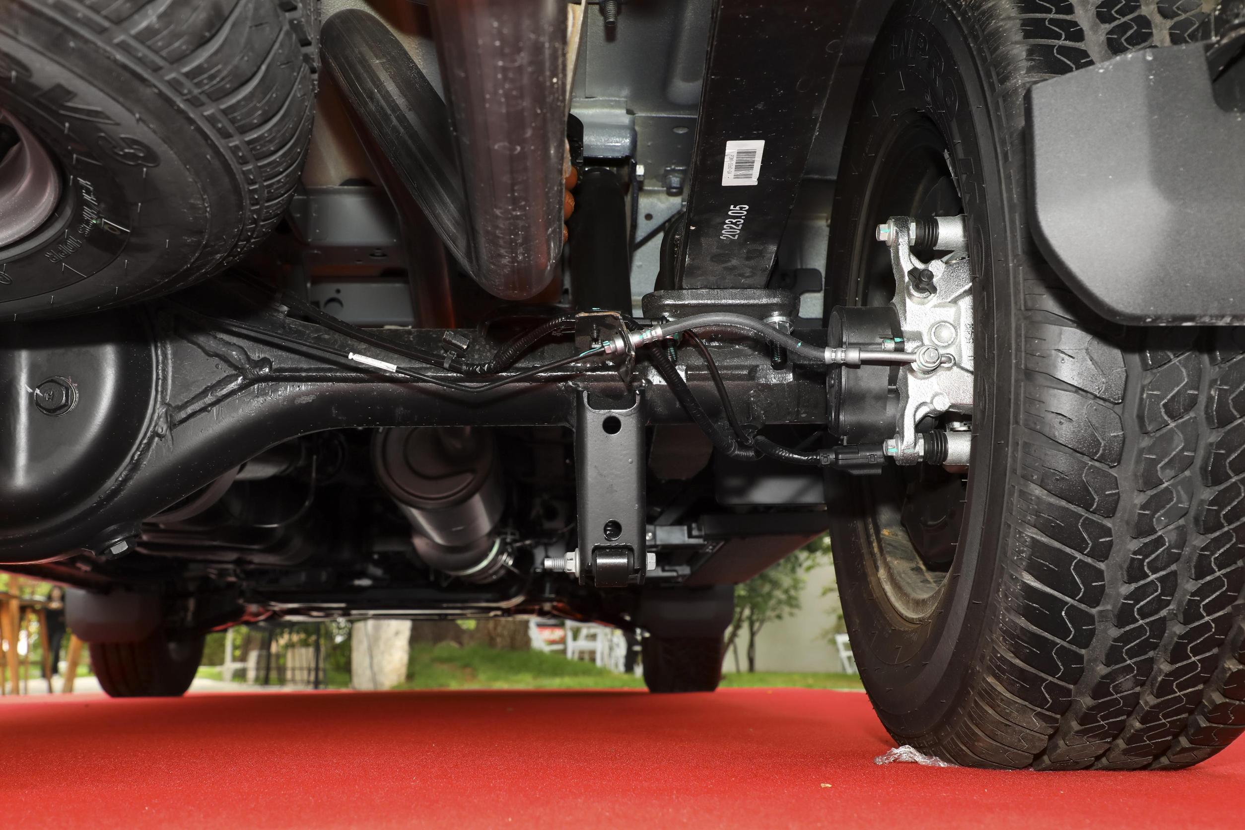 全顺 2024款 V363 2.3T柴油自动中轴中顶9座图片_福特_36/51张图片_汽车外观图库_懂车帝