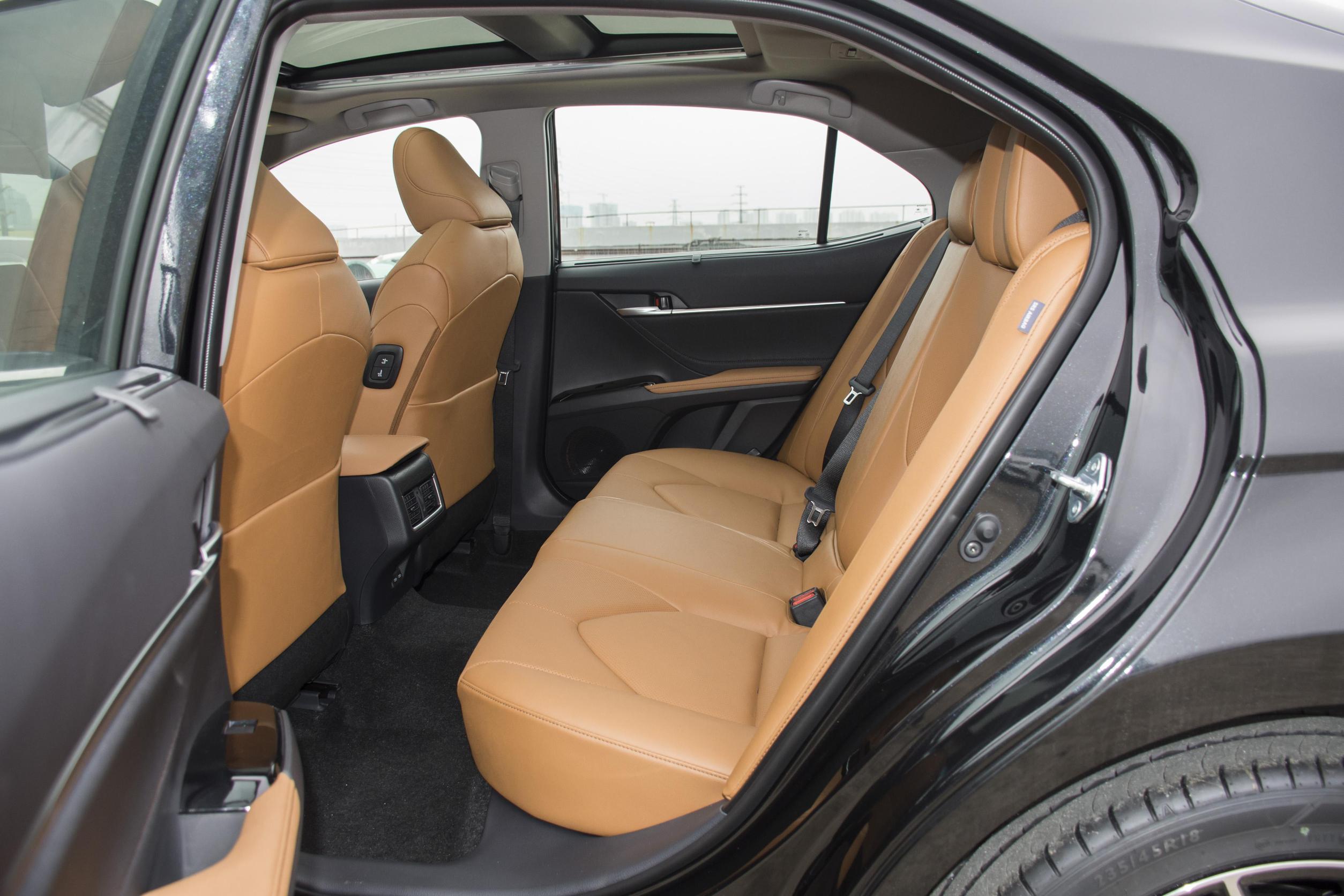 凯美瑞 2023款 2.5Q 旗舰版图片_丰田_4/46张图片_汽车空间图库_懂车帝