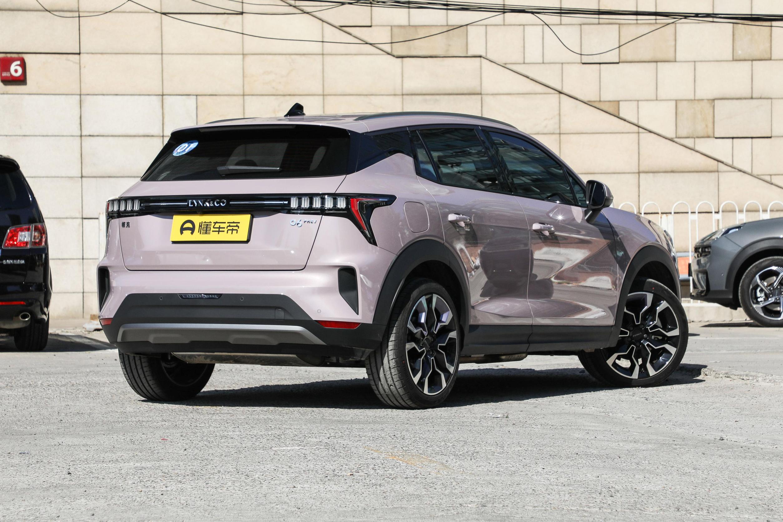 领克06 EM-P 2023款 PHEV Remix Shero图片_领克_2/61张图片_汽车外观图库_懂车帝