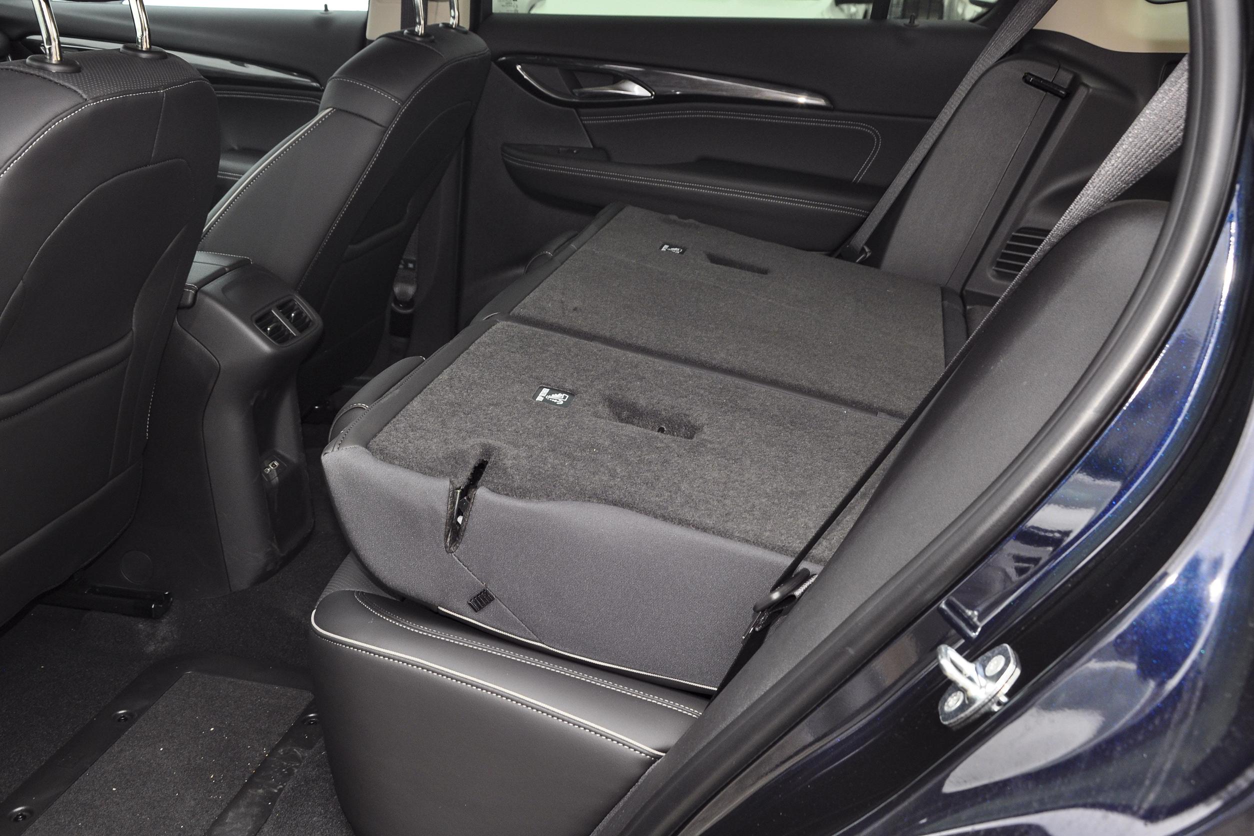 昂科威 2022款 昂科威Plus 652T 五座四驱豪华型图片_别克_35/55张图片_汽车空间图库_懂车帝