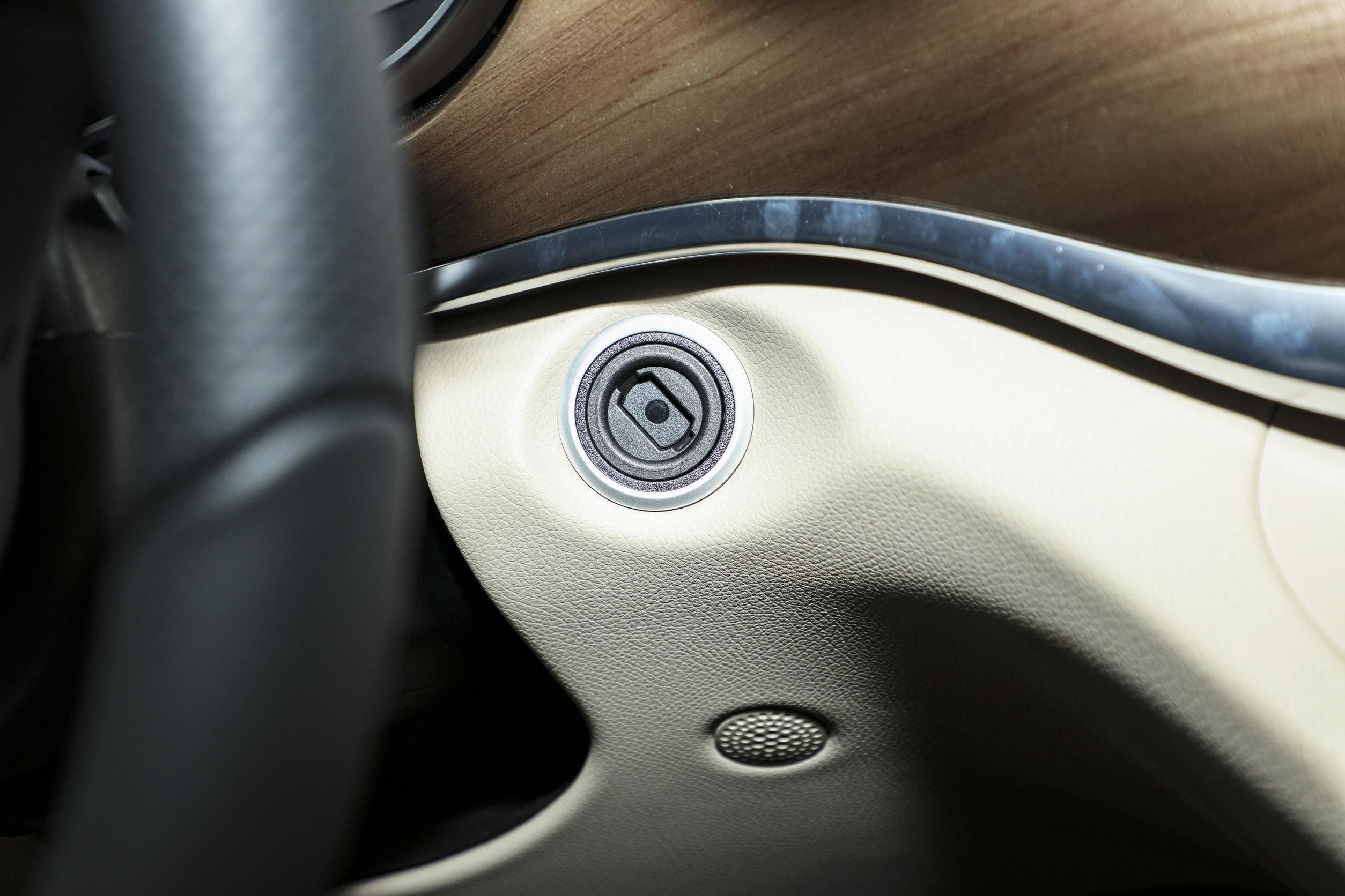 奔驰V级 2022款 V 260 尊贵版图片_奔驰_7/34张图片_汽车内饰图库_懂车帝