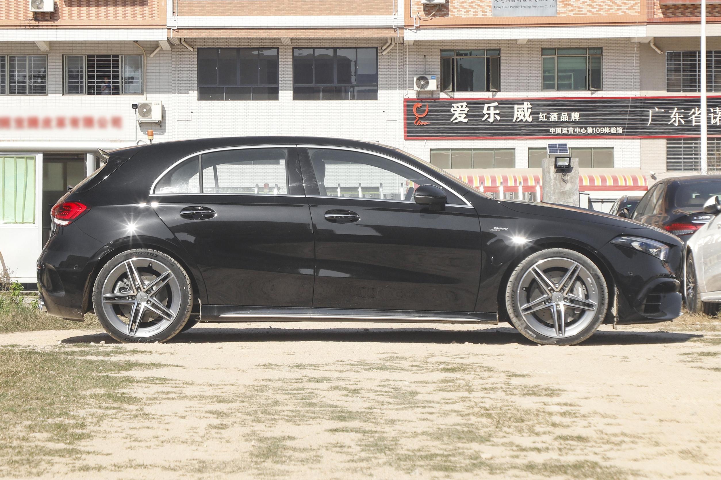 奔驰A级AMG(进口) 2023款 AMG A 45 4MATIC+图片_奔驰_7/51张图片_汽车外观图库_懂车帝