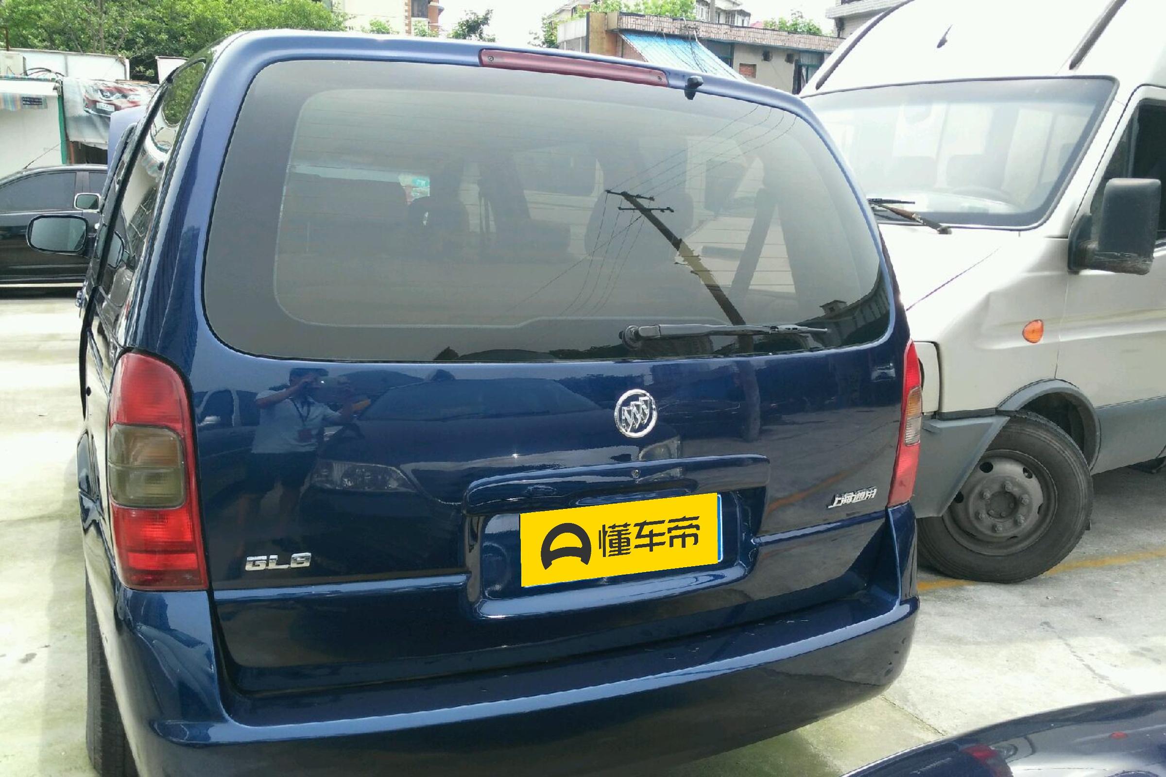 别克GL8 2005款 2.5L CT2 舒适型图片_别克_6/10张图片_汽车外观图库_懂车帝