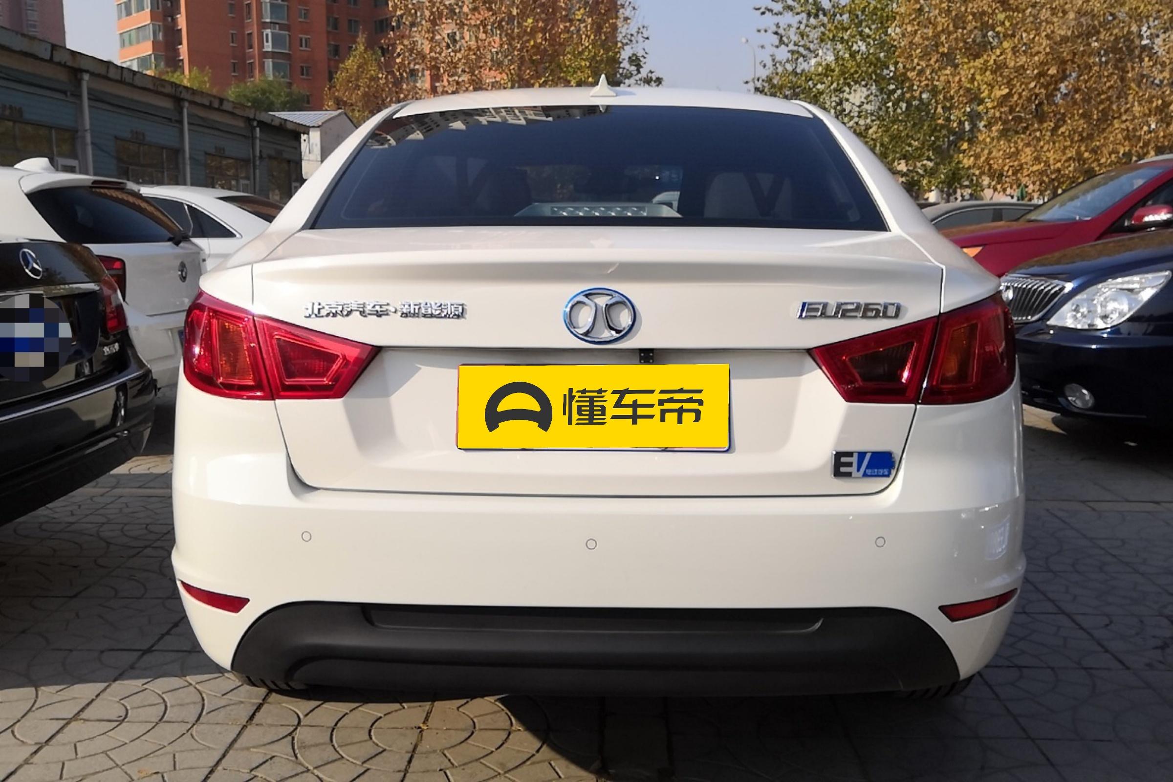 北汽新能源EU 2017款 EU260 乐享版图片_北汽新能源_9/10张图片_汽车外观图库_懂车帝