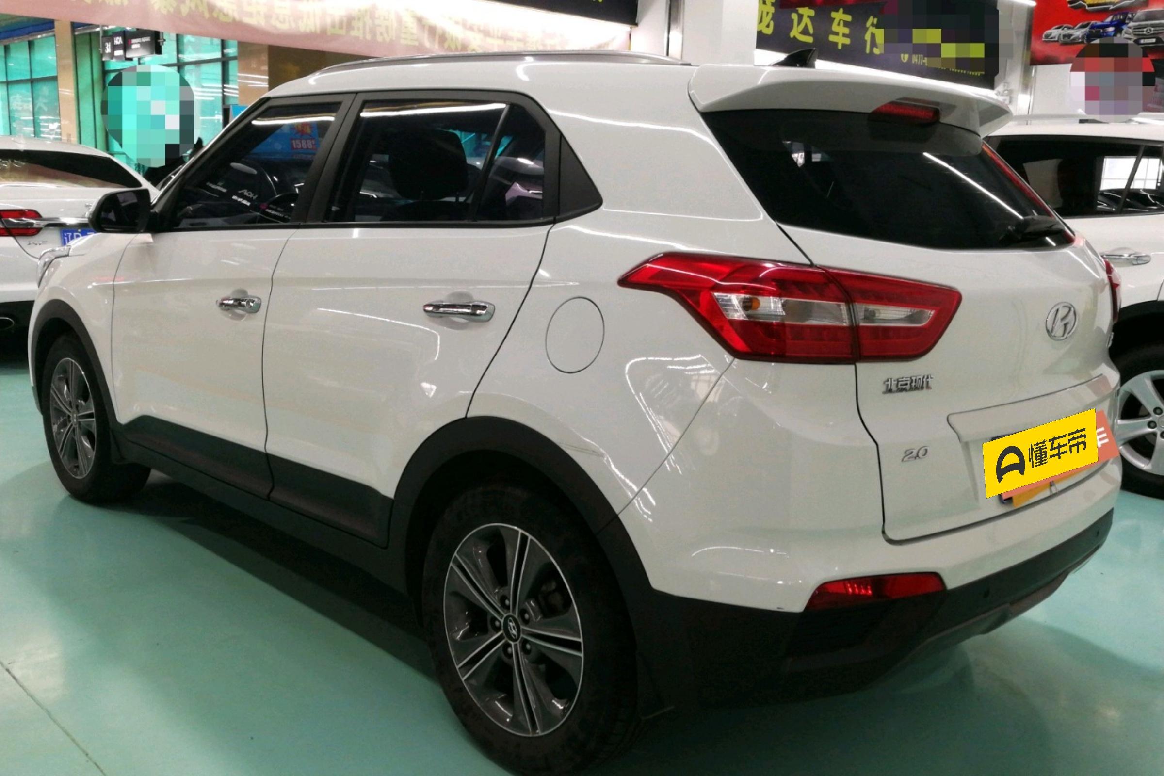 现代ix25 2015款 2.0L 自动四驱尊贵型DLX图片_现代_10/10张图片_汽车外观图库_懂车帝