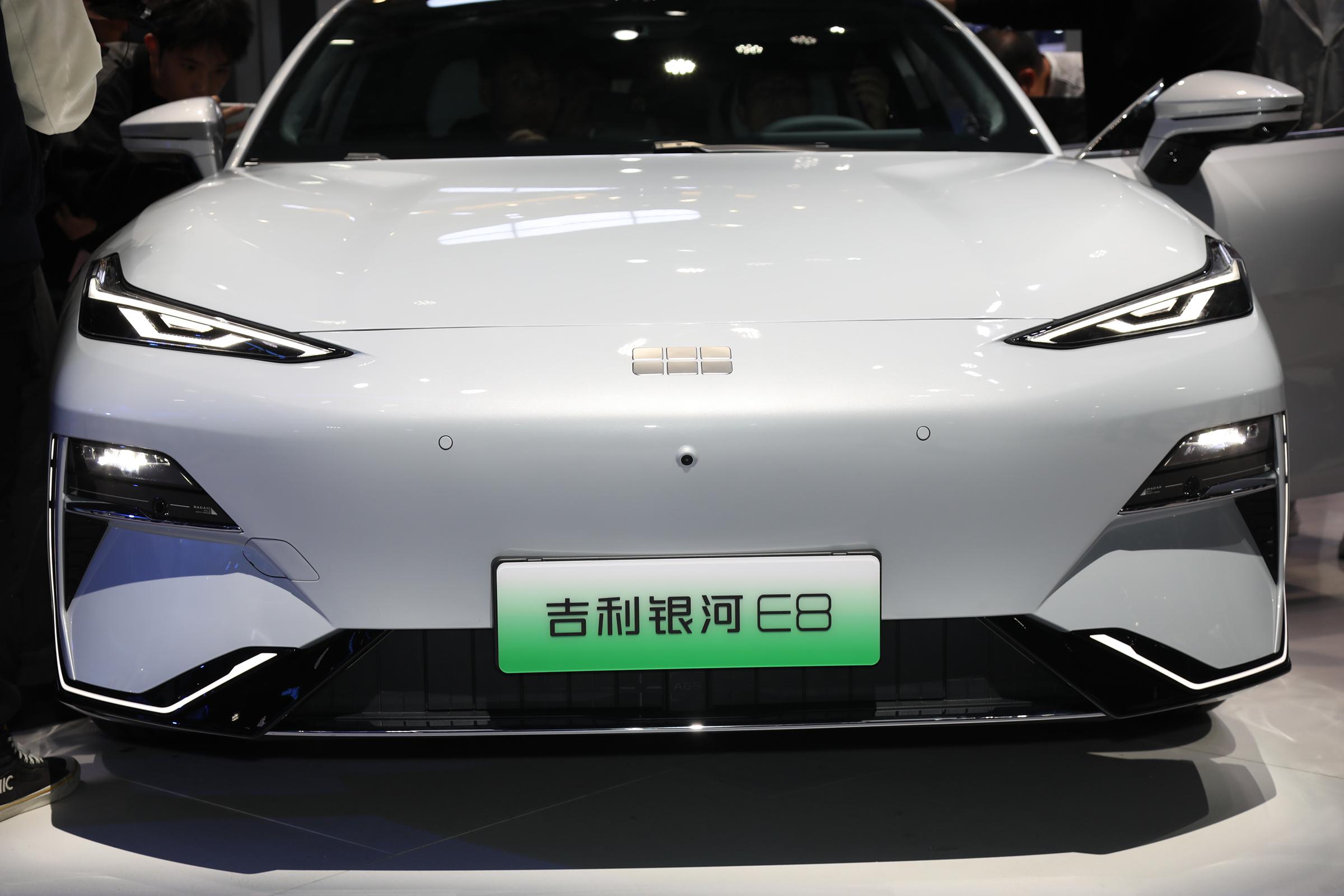 银河E8 2024款 665km 星舰 智驾版图片_吉利银河_4/84张图片_汽车车展图库_懂车帝