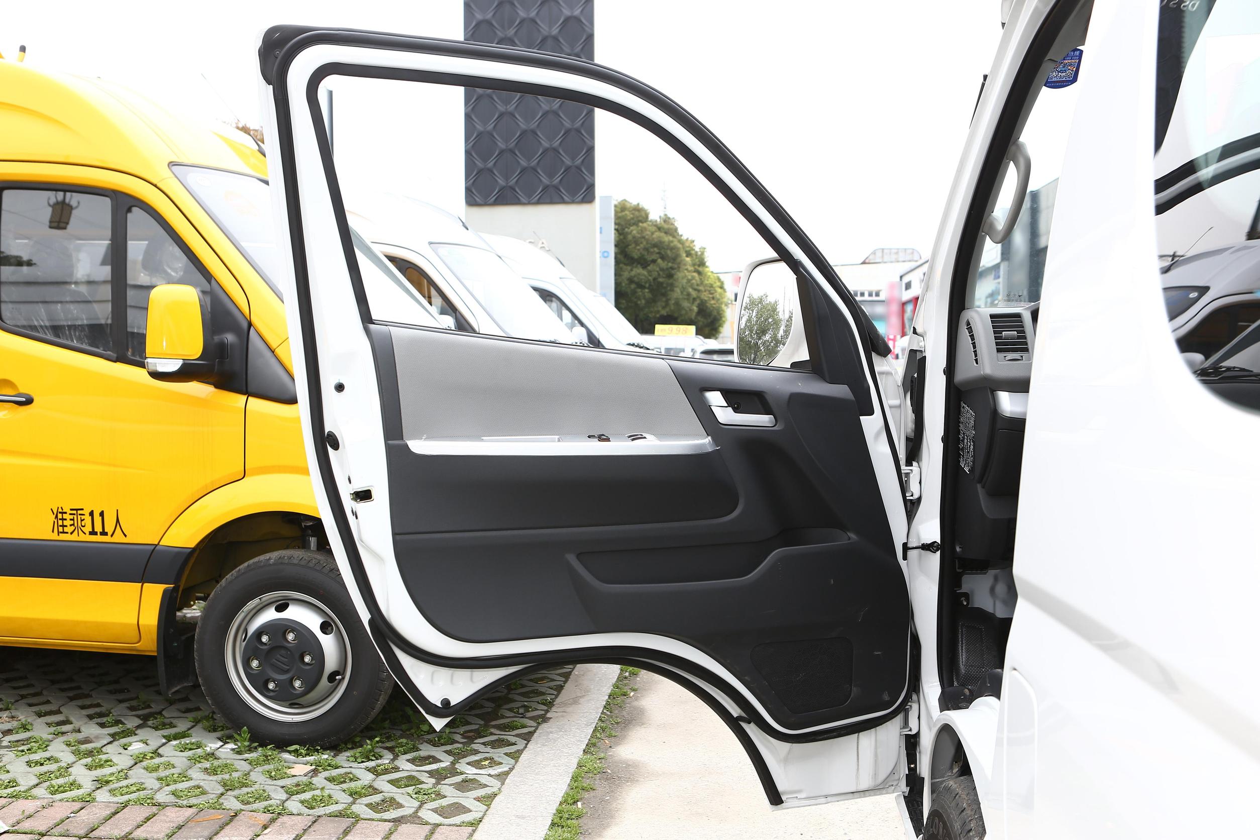 风景G7 2022款 2.4L商运版汽油长轴高顶6座客车4K22D4M图片_福田_1/39张图片_汽车空间图库_懂车帝