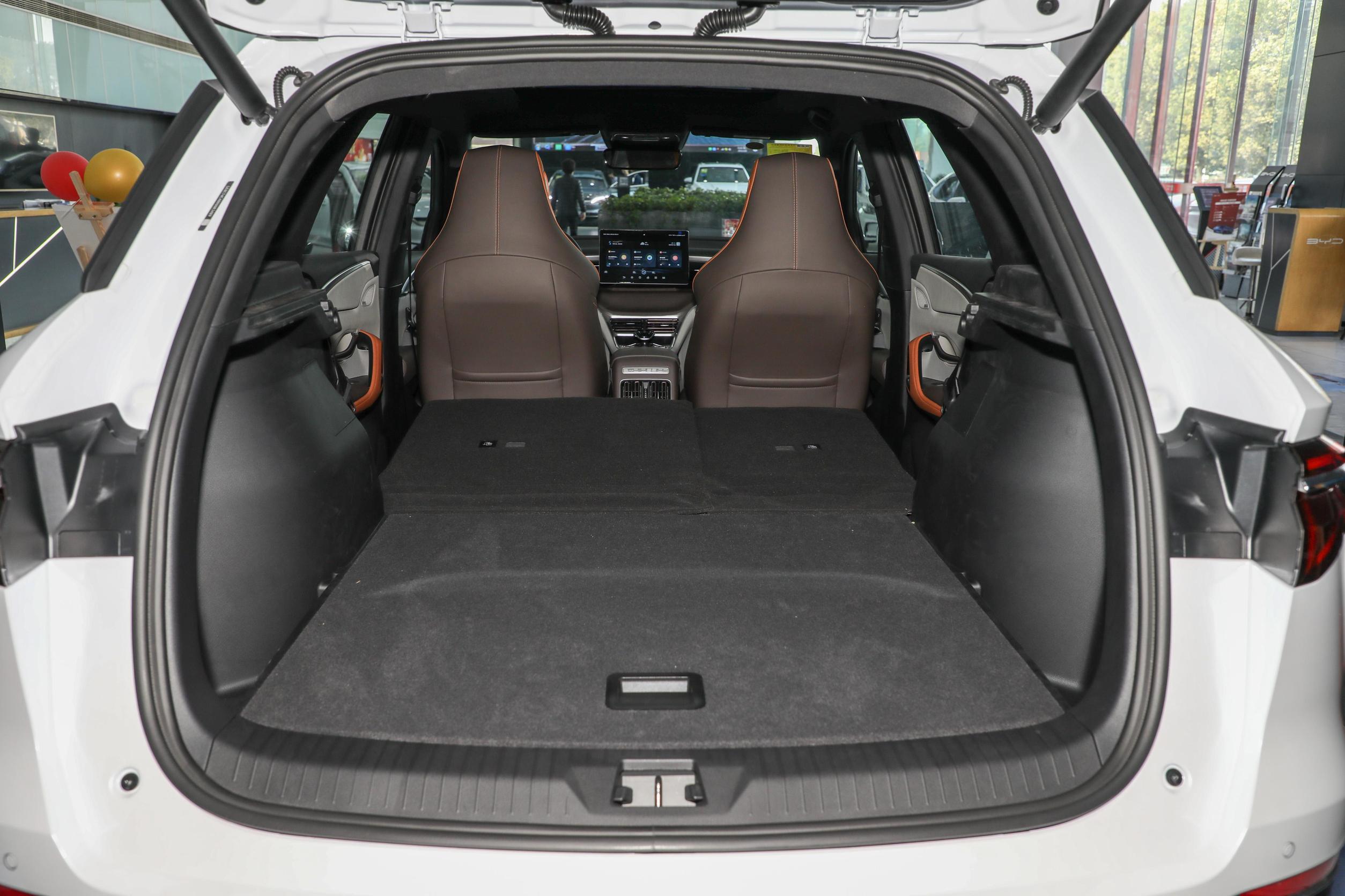 宋Pro DM-i 2022款 DM-i 51km 尊荣型图片_比亚迪_31/55张图片_汽车空间图库_懂车帝