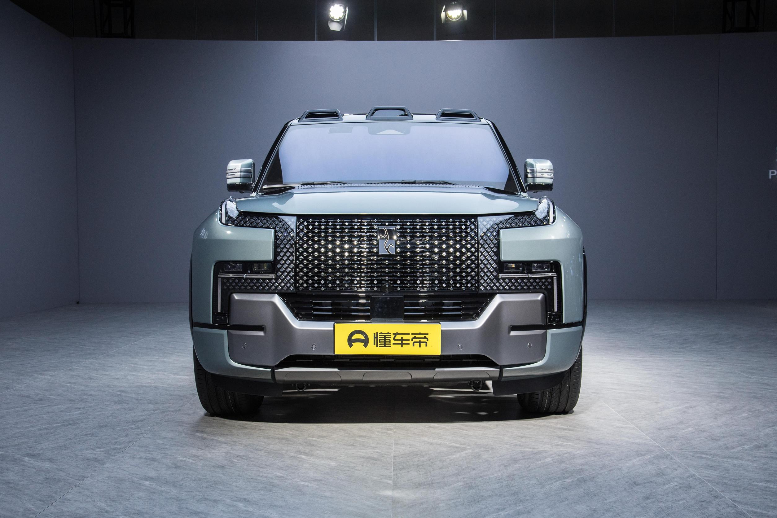 仰望U8 2023款 豪华版图片_仰望_12/119张图片_汽车外观图库_懂车帝