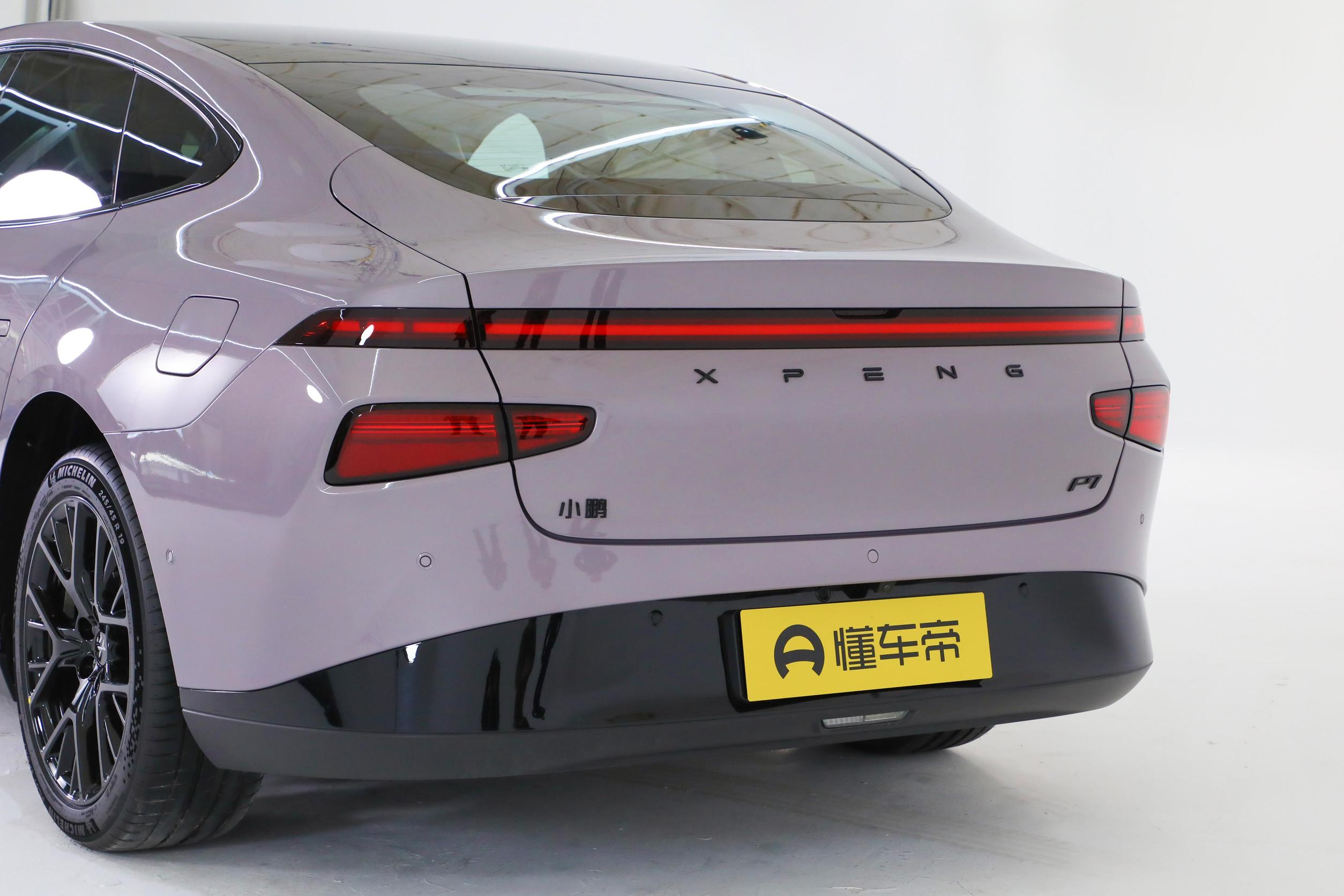 小鹏P7 2024款 P7i 702 Max鹏翼版图片_小鹏汽车_35/65张图片_汽车外观图库_懂车帝